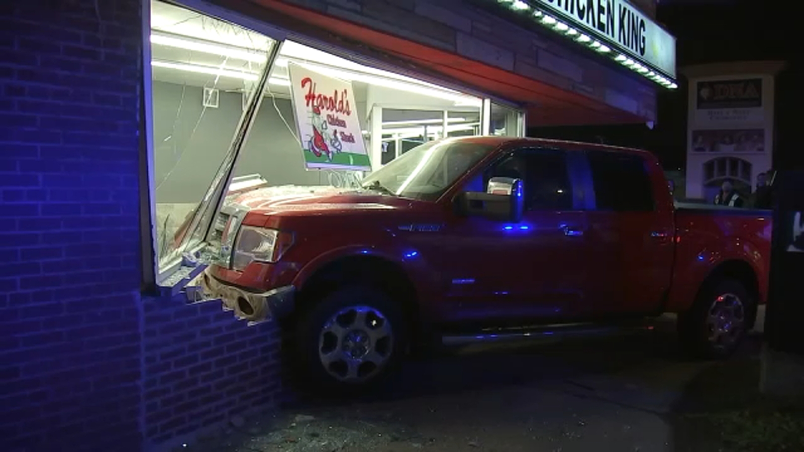 Chicago crash: At least 1 customer injured after car crashes into ...
