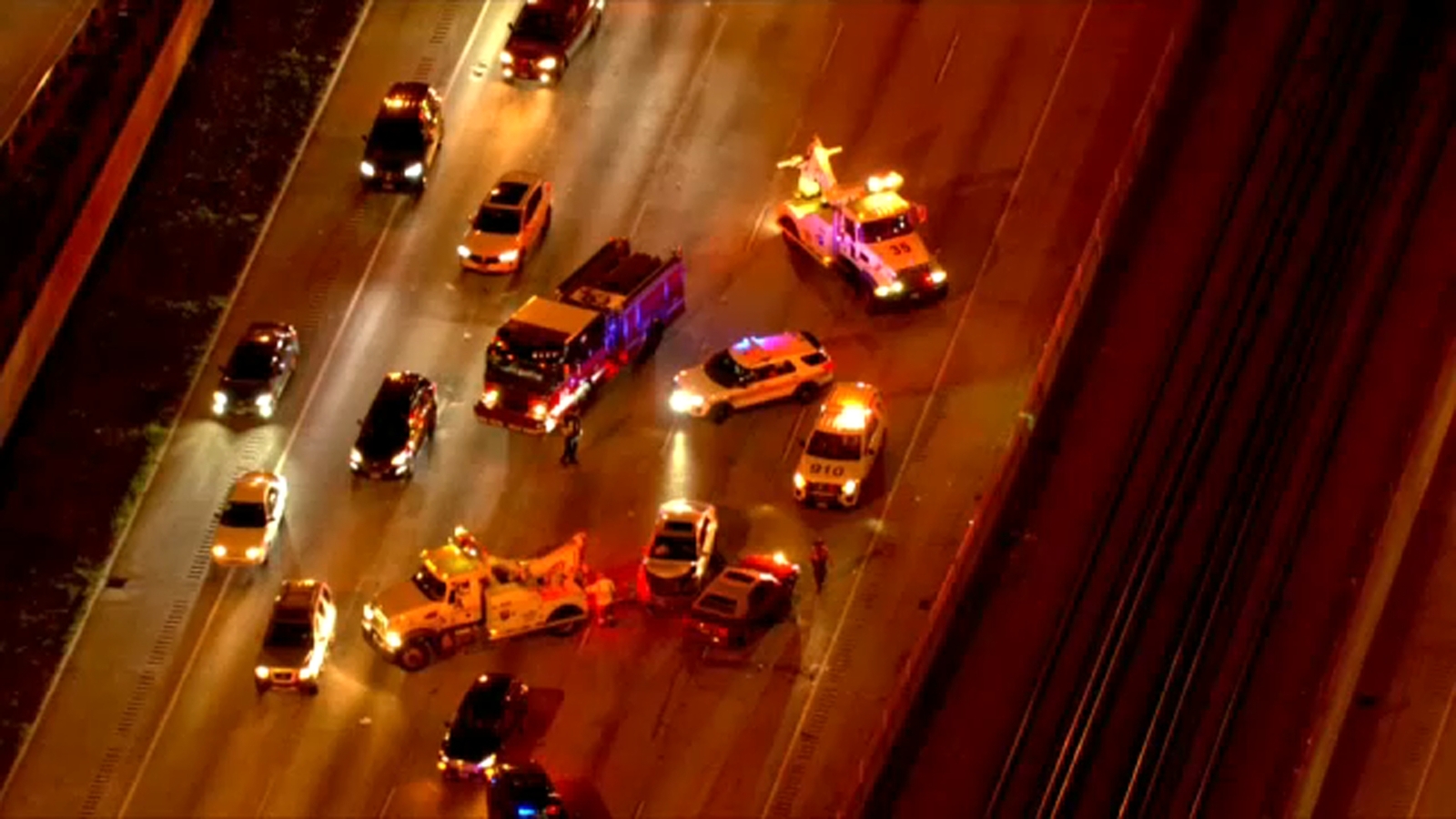 Chicago traffic: Several injured in Dan Ryan Expressway, or I-94, crash ...