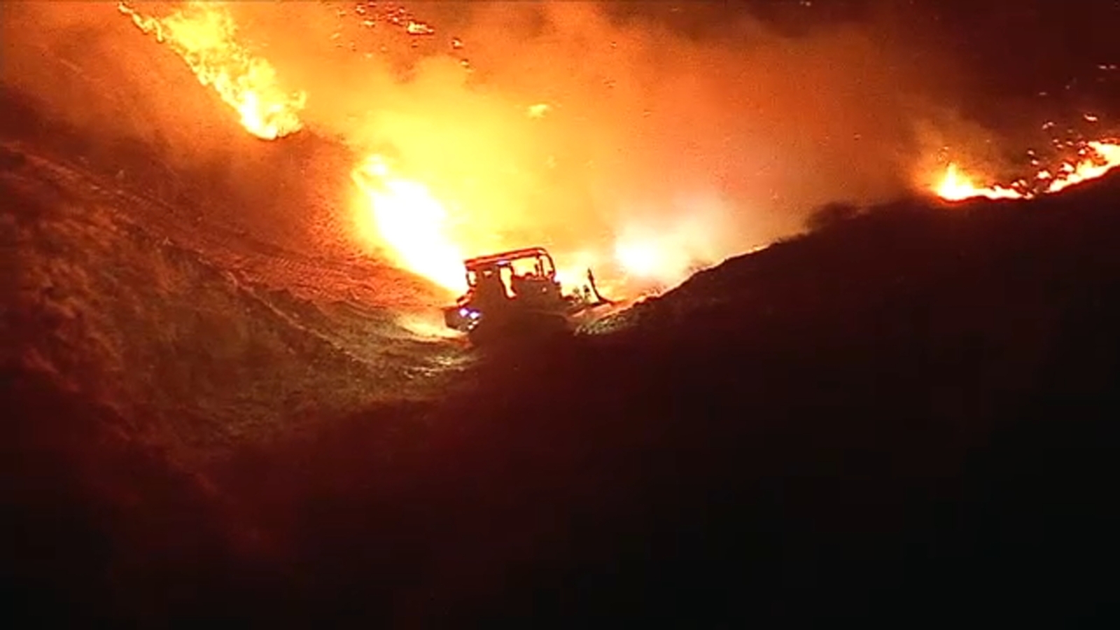 Incendio Canyon Crest: Emiten advertencia de evacuación por incendio de ...