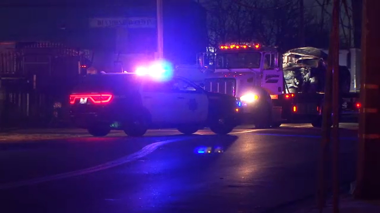 1 dead, 2 injured in Fresno rollover crash, police say - ABC30 Fresno