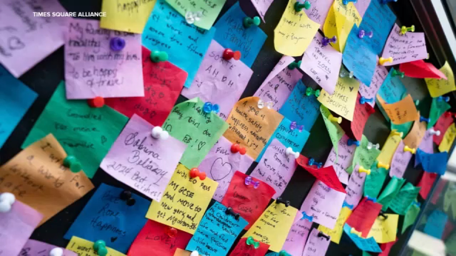 Times Square Wishing Wall returns to NYC ahead of New Year's Eve ...
