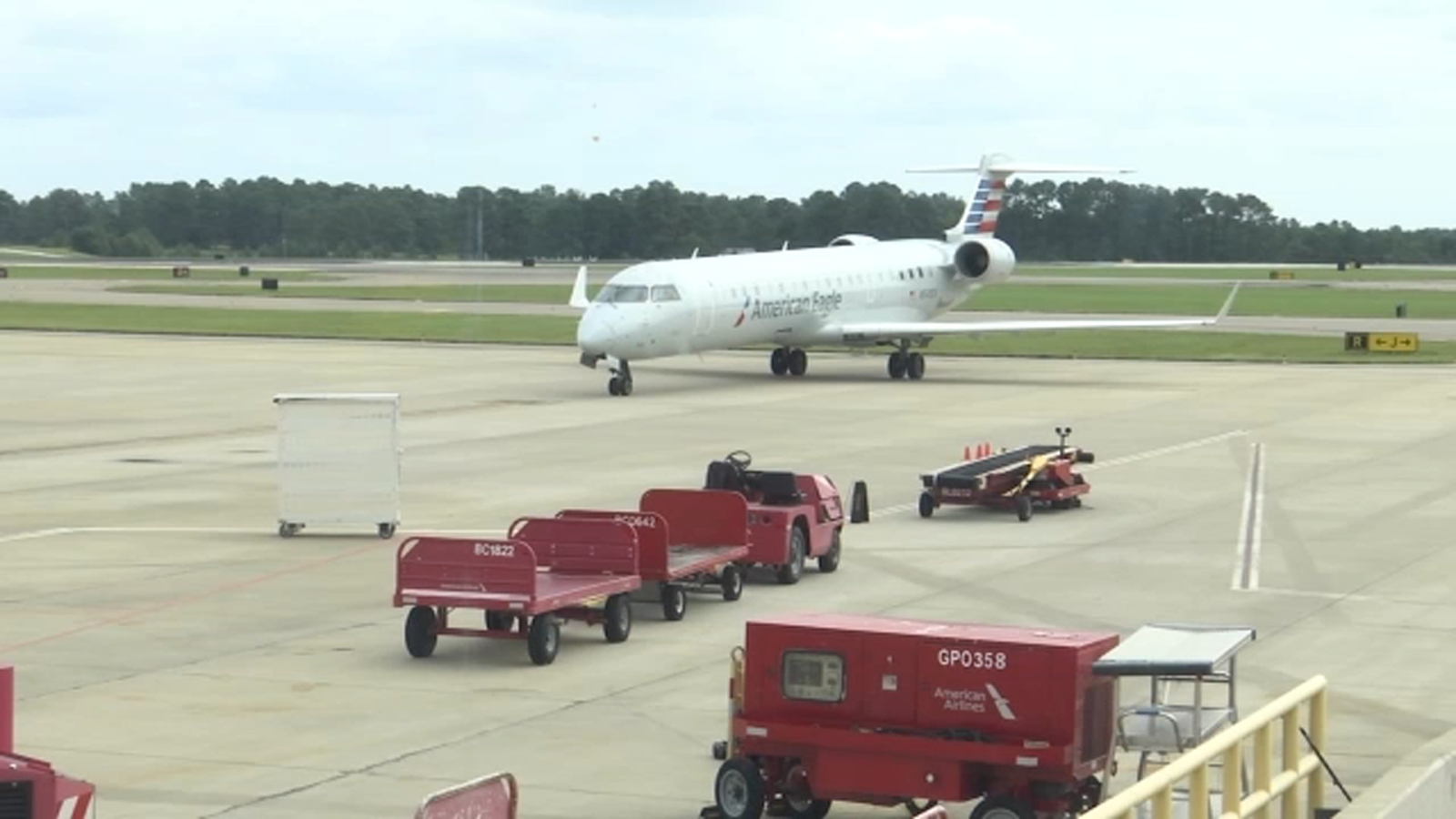 Fayetteville Regional Airport news | City putting out bid to draw more ...