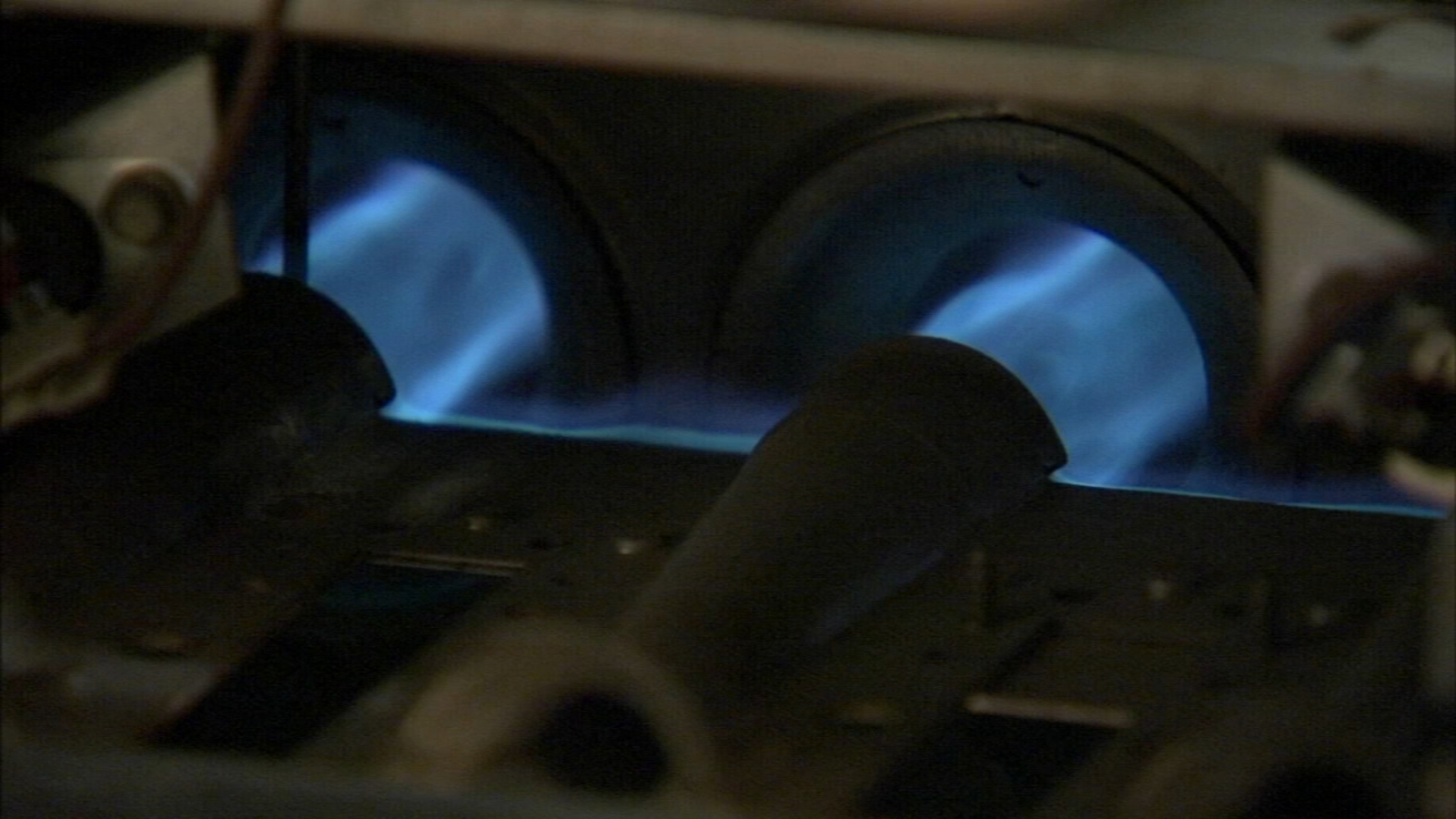 Extra $5.27 charge on Peoples Gas bill helps pay for Illinois Commerce ...
