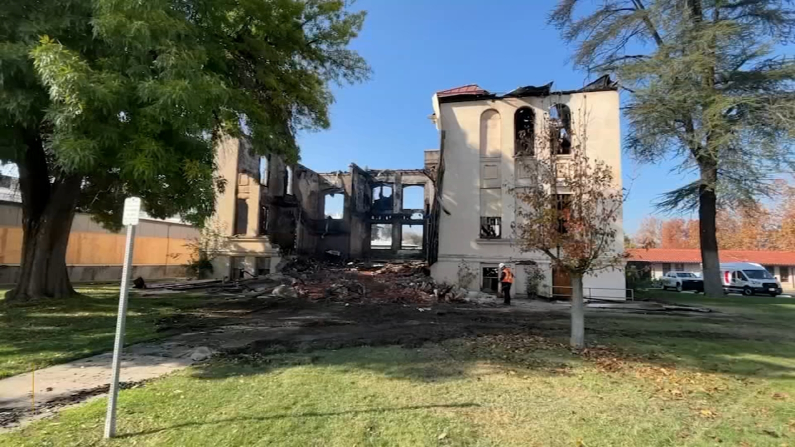 Historic Merced County building being demolished after fire - ABC30 Fresno