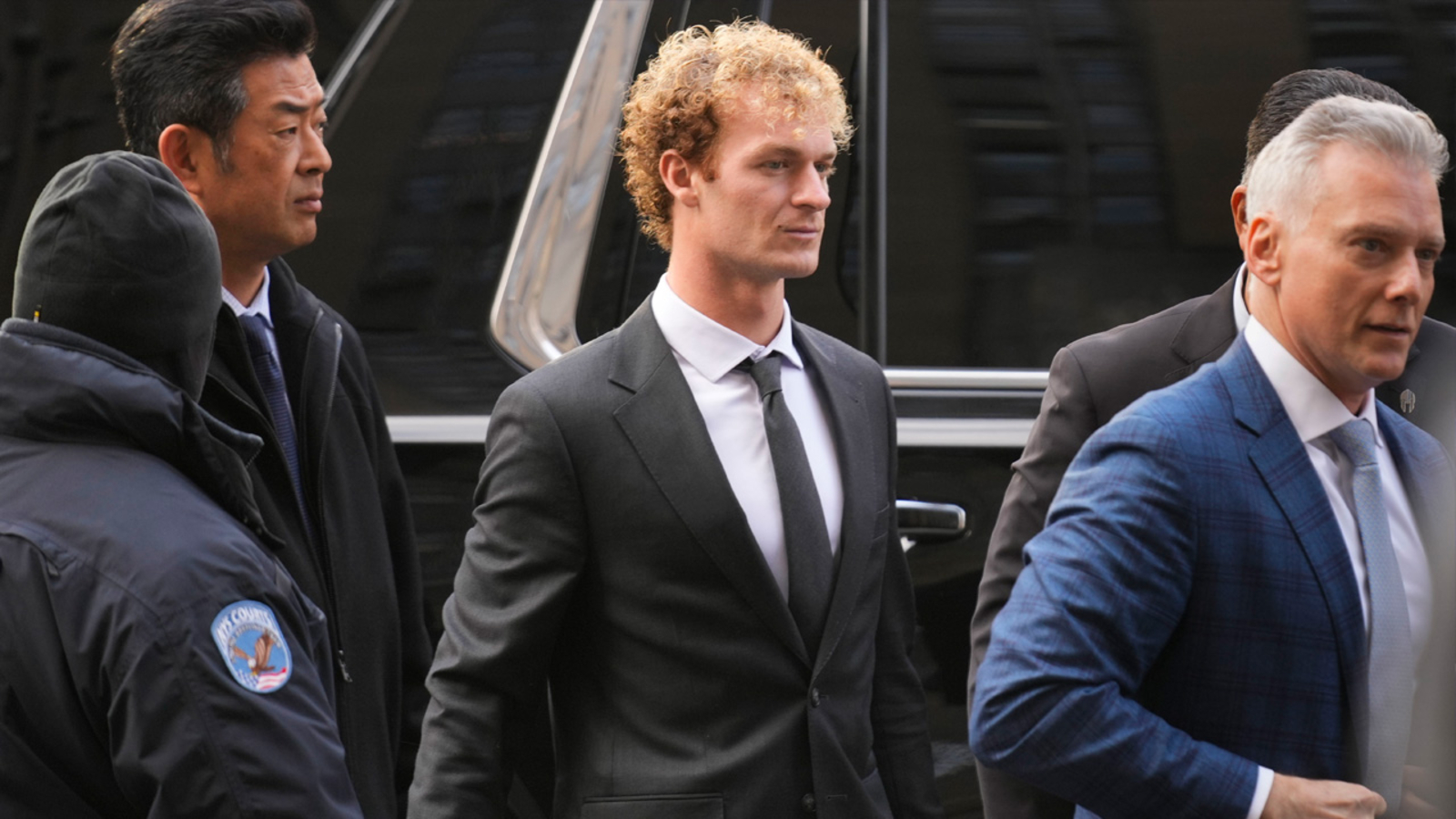 Daniel Penny update: Jury deliberations in subway chokehold death trial ...