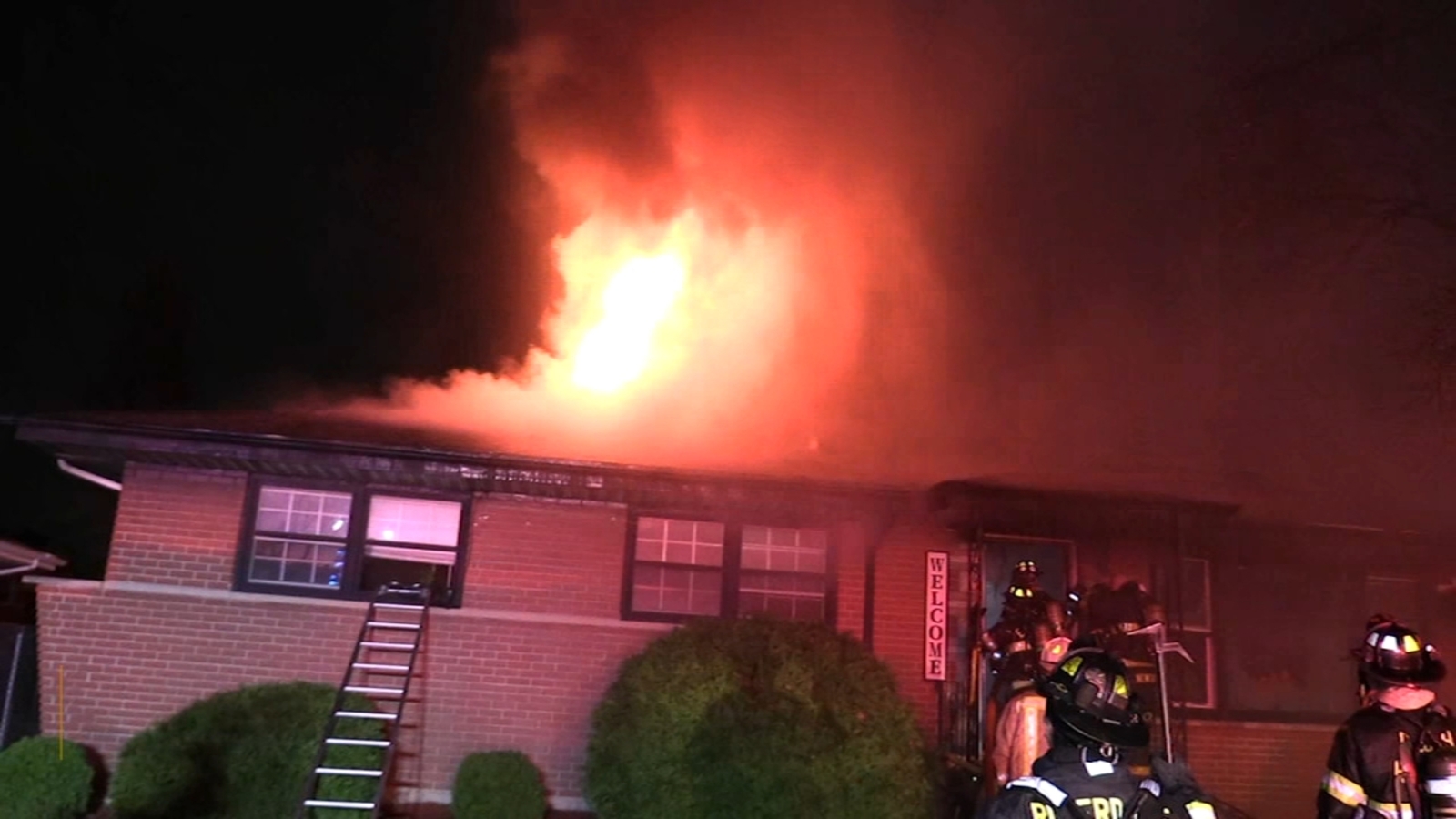 South Holland fire: 2 rescued from fire on Louis Avenue in south ...