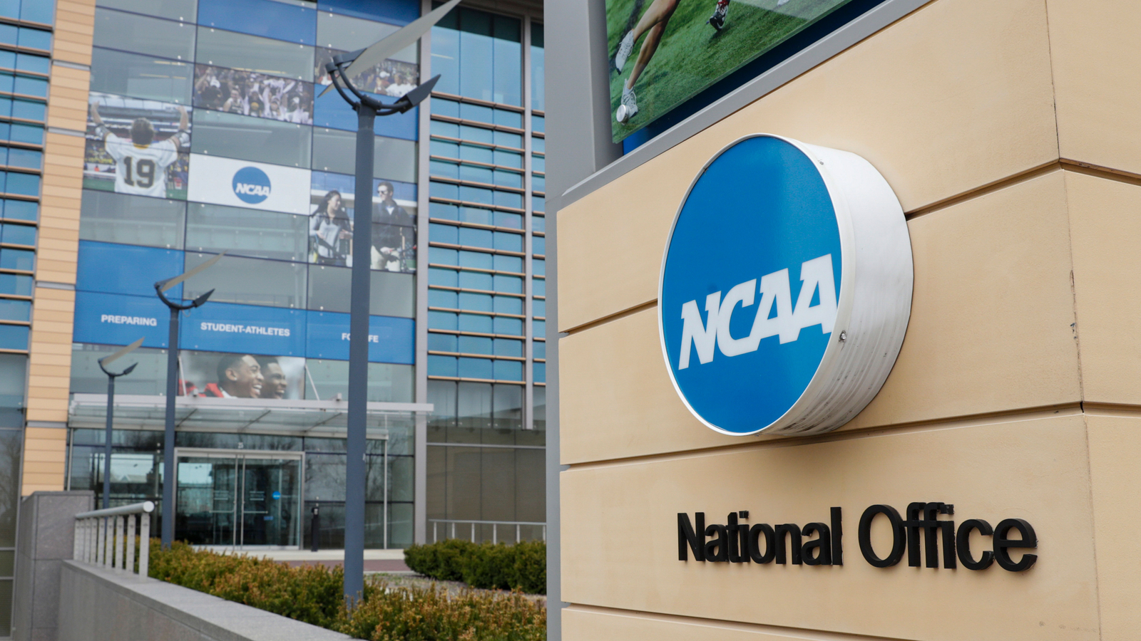 Athletes in $2.8 billion NCAA lawsuit settlement tell judge they want ...