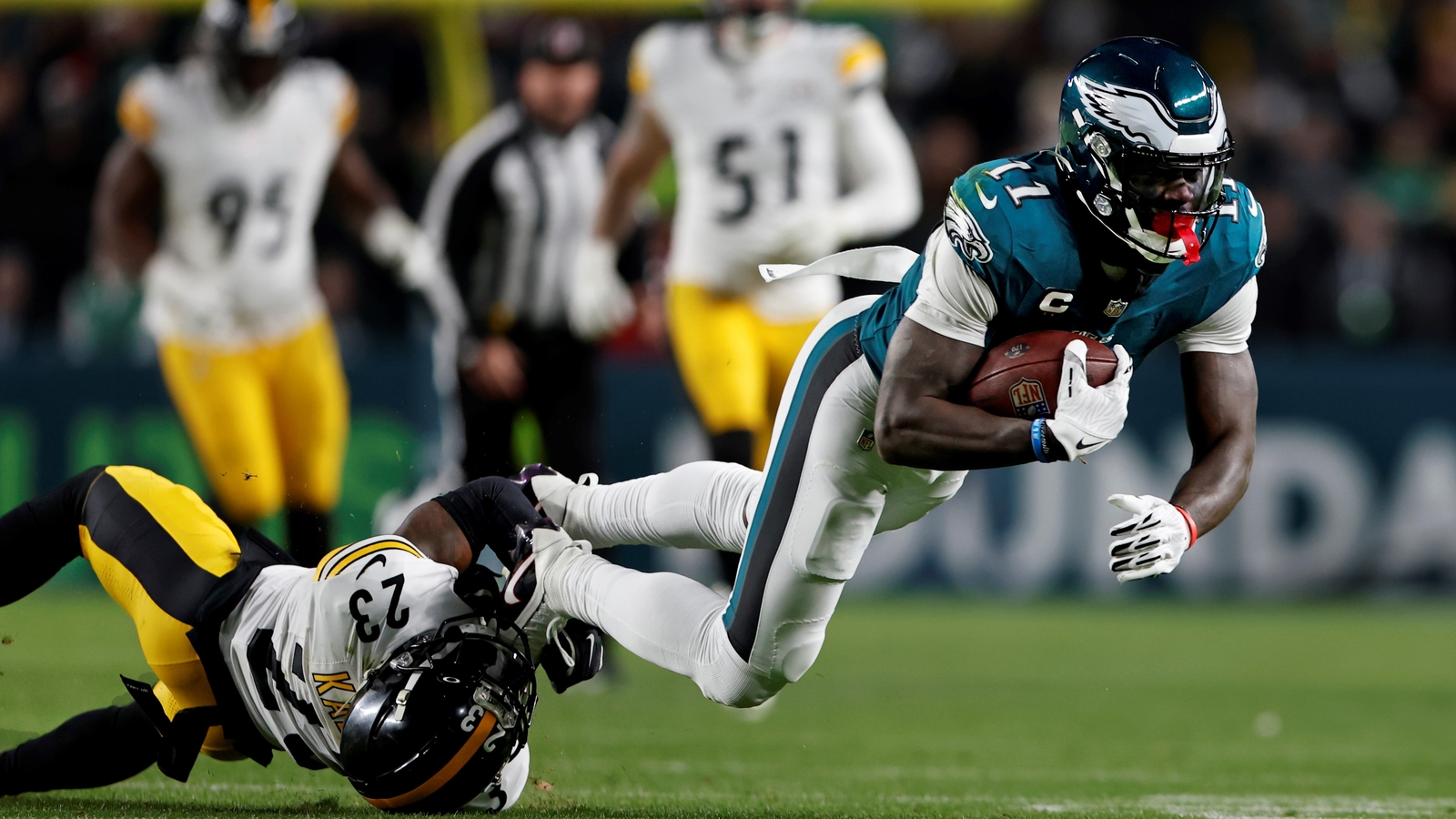 Jalen Hurts accounts for 3 TDs and Eagles beat Steelers 27-13 for ...