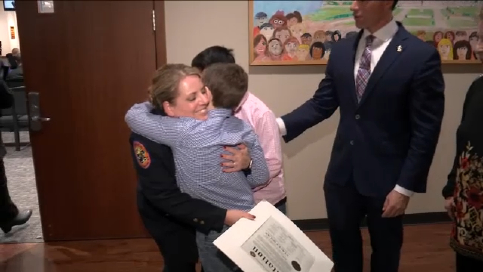 Long Island officer awarded for undercover charitable work - ABC7 New York