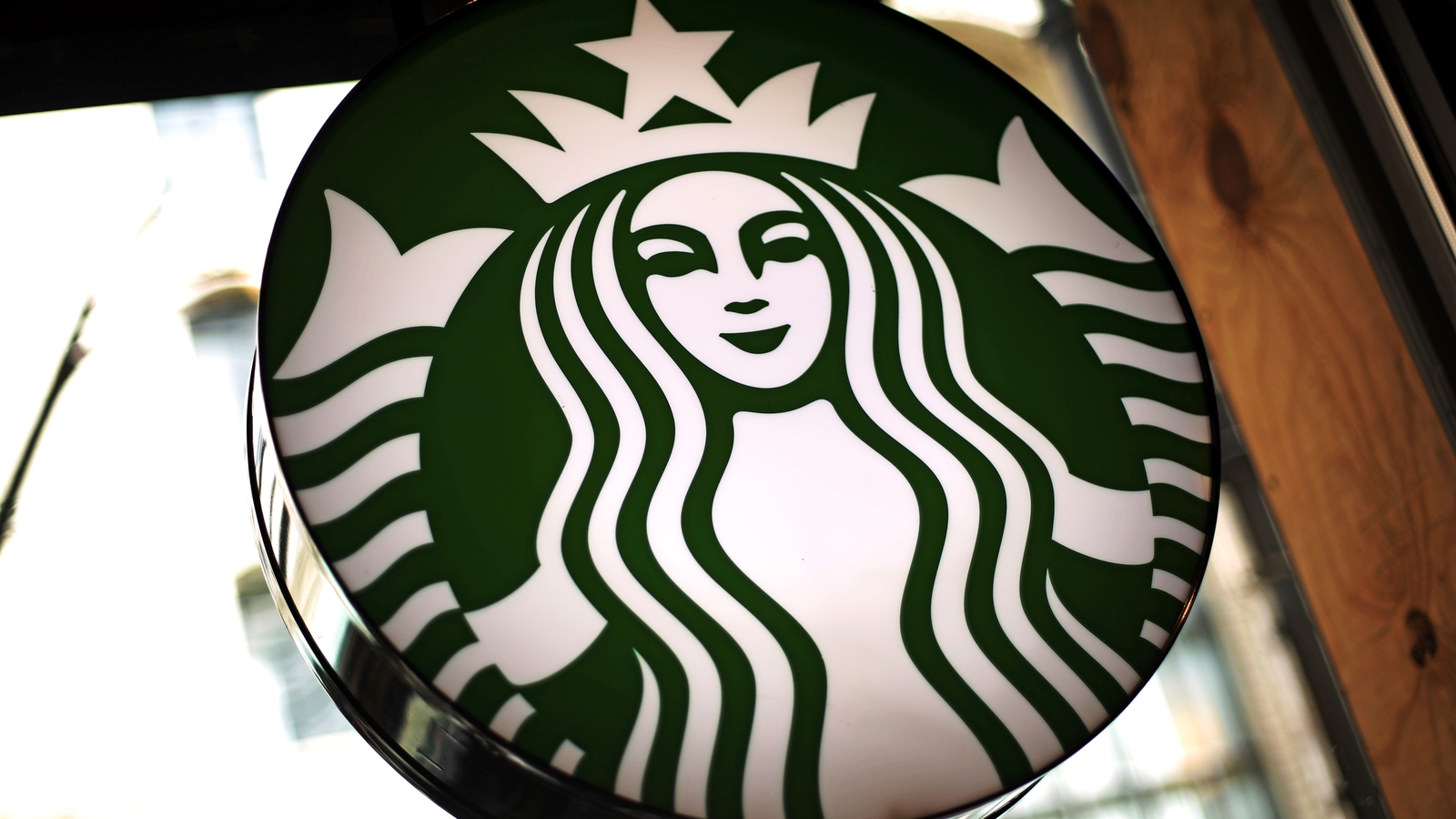 Starbucks workers union announces pre-Christmas strike in Los Angeles ...