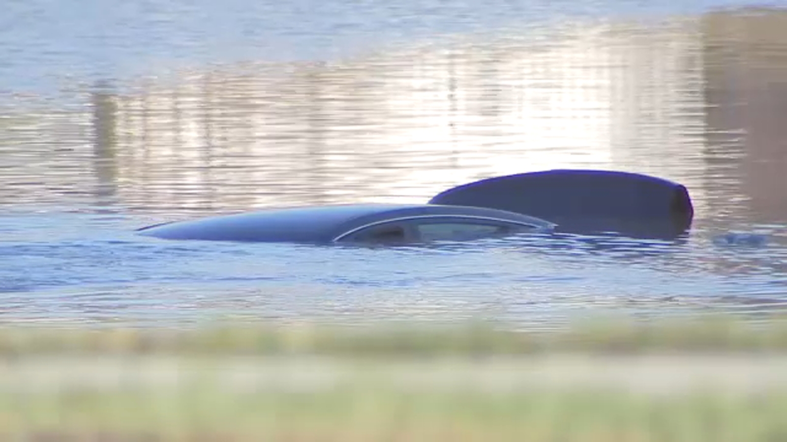 Submerged car found in same Lakes of Avalon Village neighborhood where ...