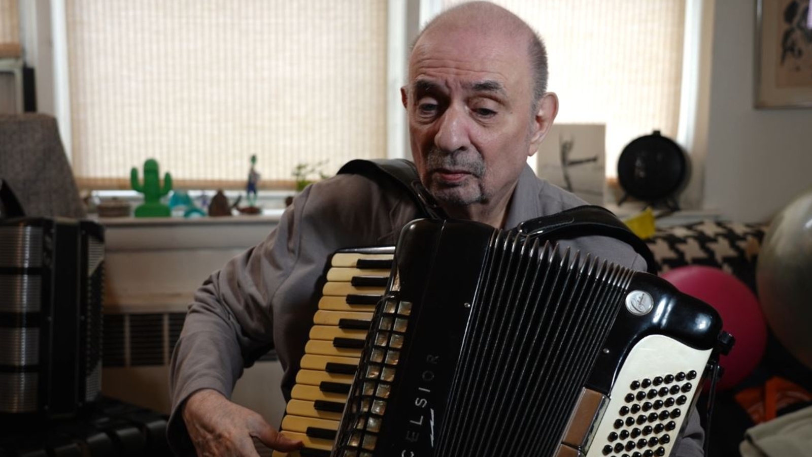 How the accordion became virtuoso Bill Schimmel's main squeeze - ABC7 ...