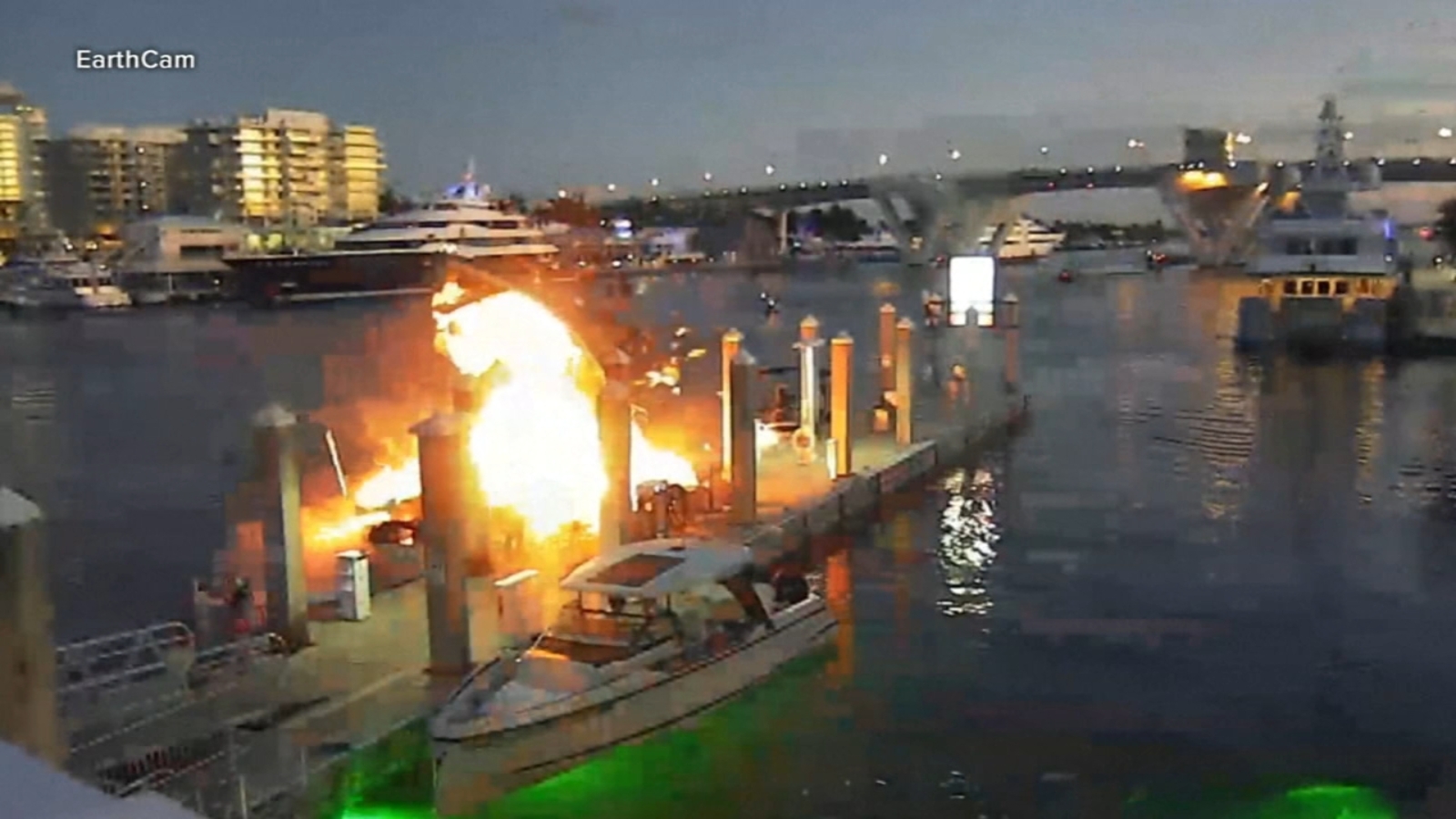 Boat explosion Fort Lauderdale: 1 dead, 5 hospitalized after explosion ...