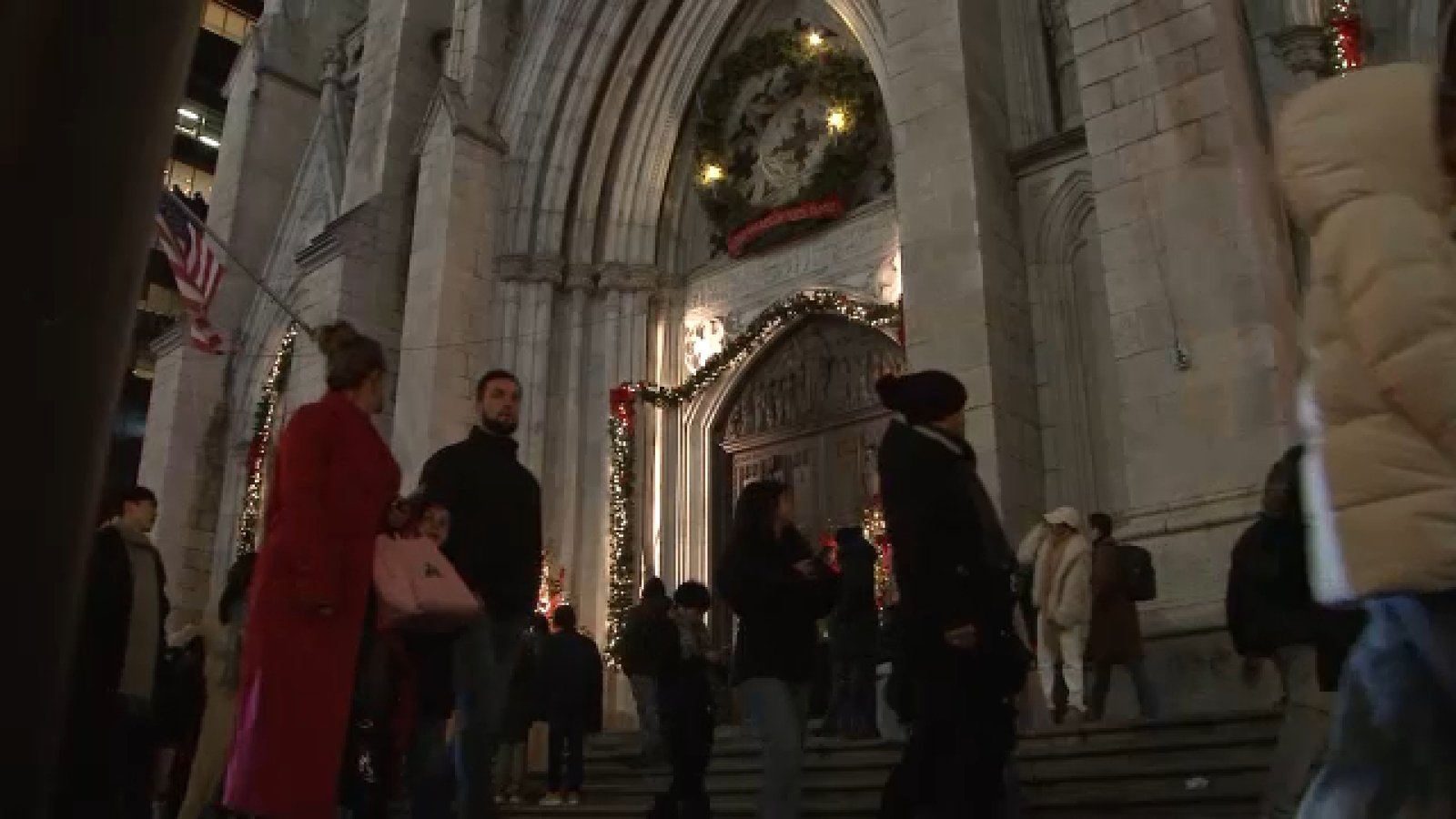 Christmas Eve services held in NYC at Cathedral of St. John the Divine ...