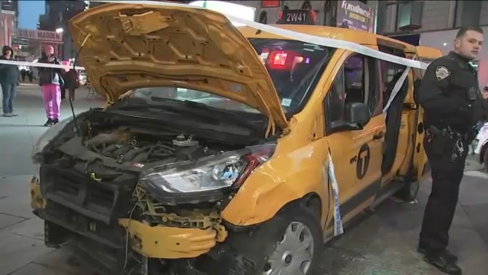 Herald Square taxi crash: Mom, child among 6 hurt after cab jumps curb ...