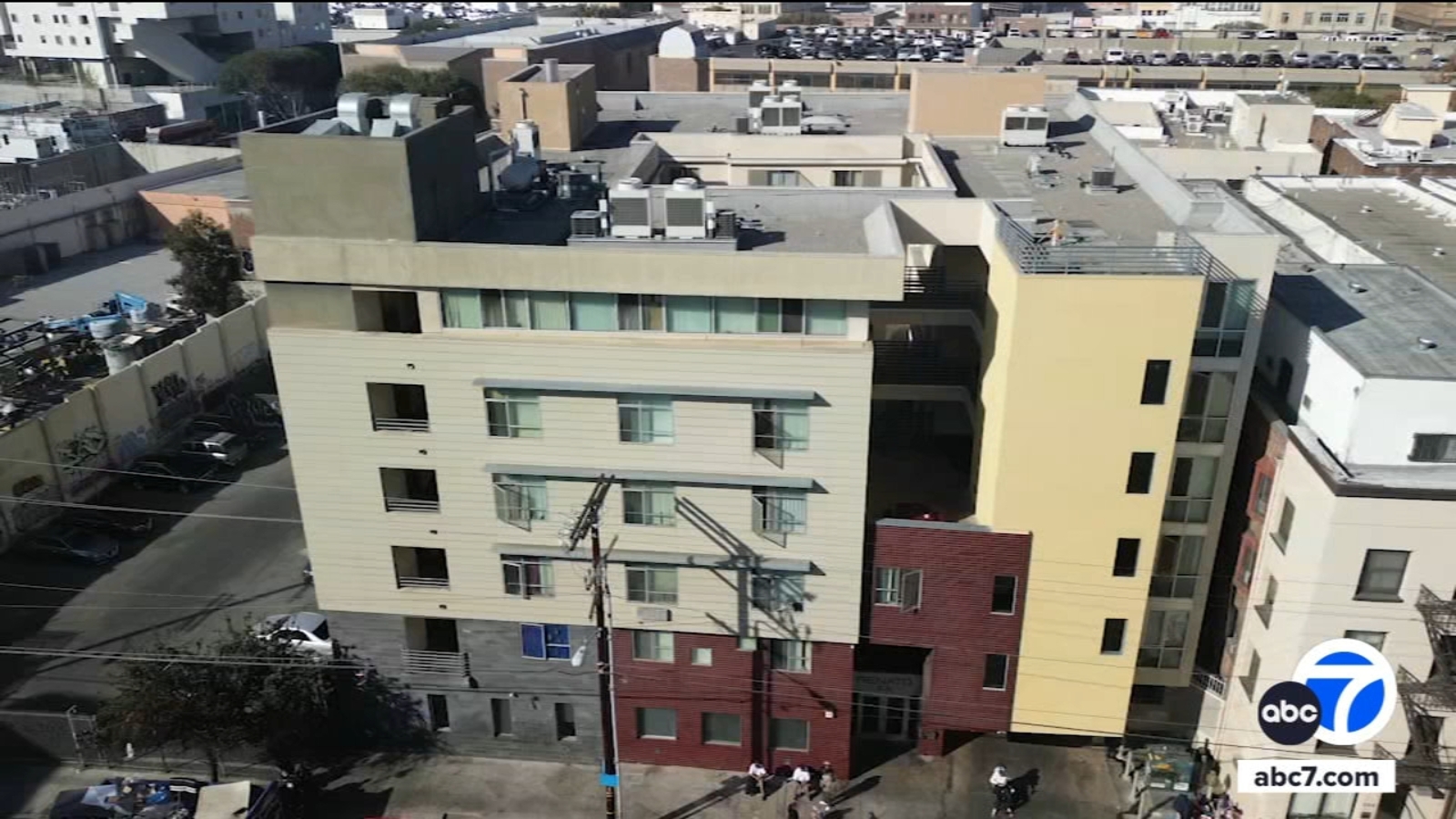 Inquilinos de Skid Row demandan por condiciones de vida inseguras y ...