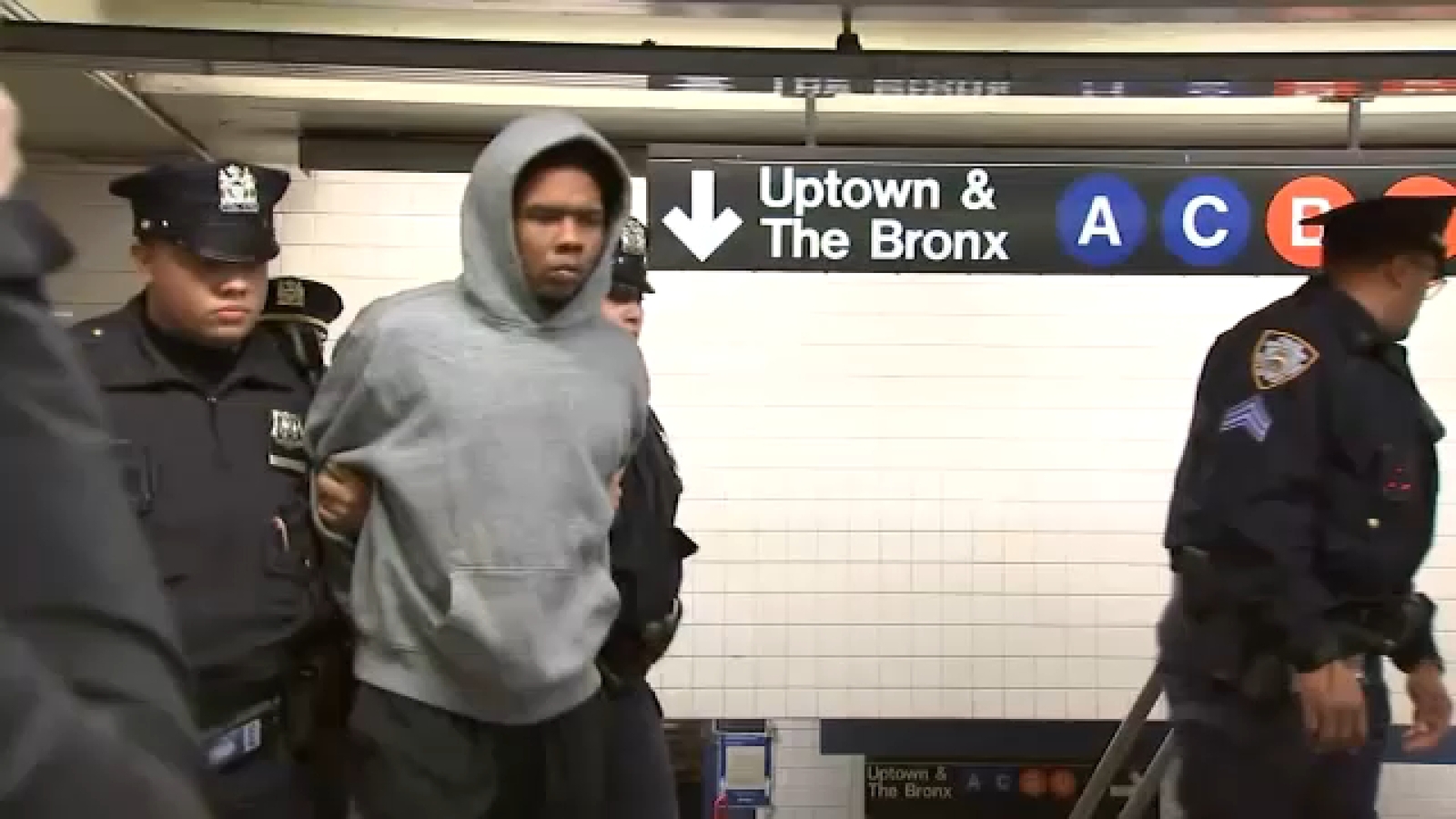 Kamel Hawkins indicted after allegedly shoving 45-year-old New York City subway rider onto ...