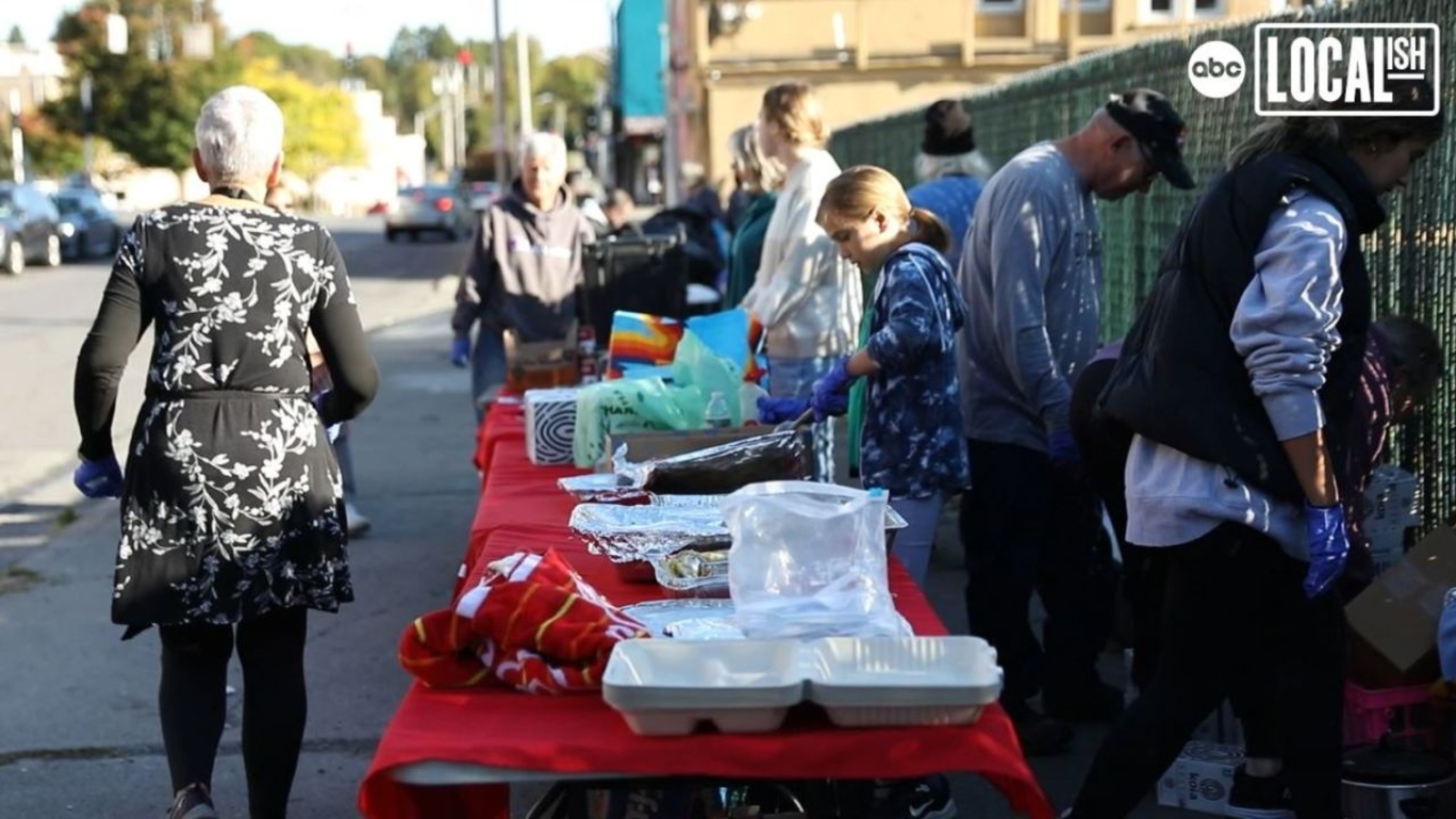 Woman offers a lifeline she once needed herself to those on streets ...