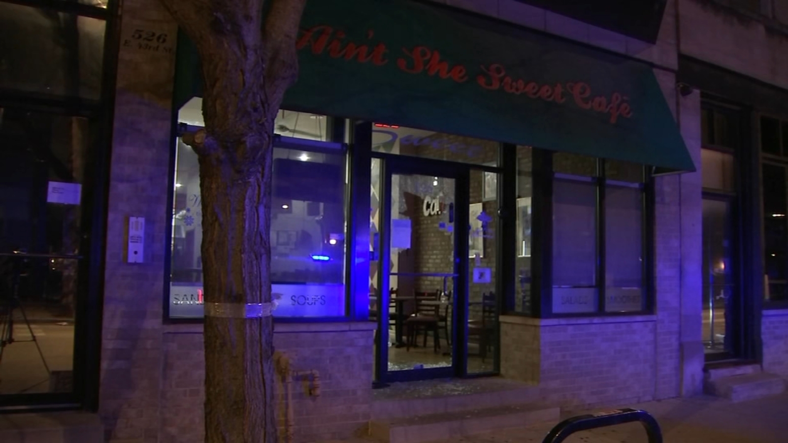 Chicago burglary: Thieves steal cash registers in Ain't She Sweet Café ...