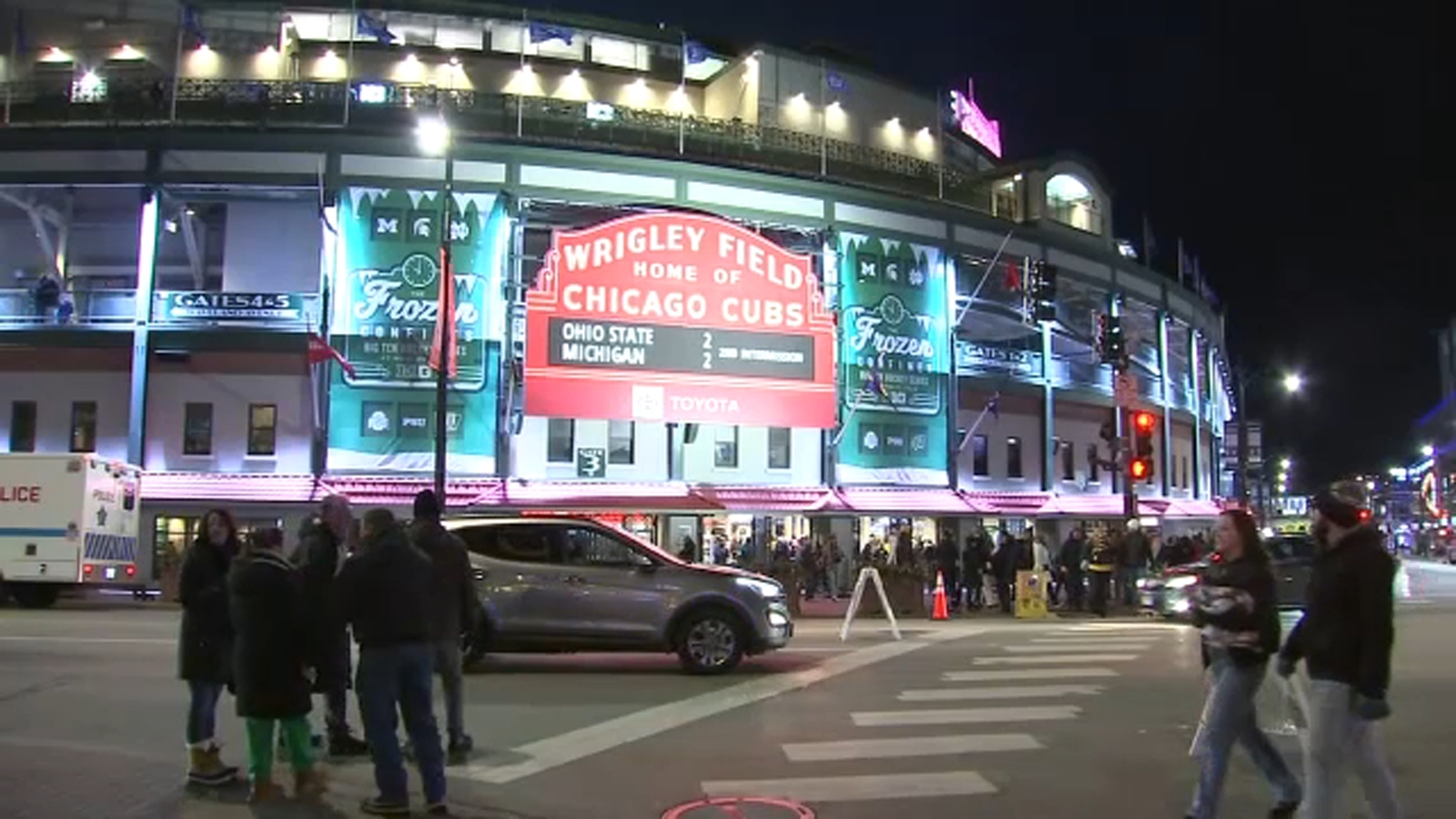 Chicago weather: Fans brave bitterly cold temperatures for 'Frozen ...