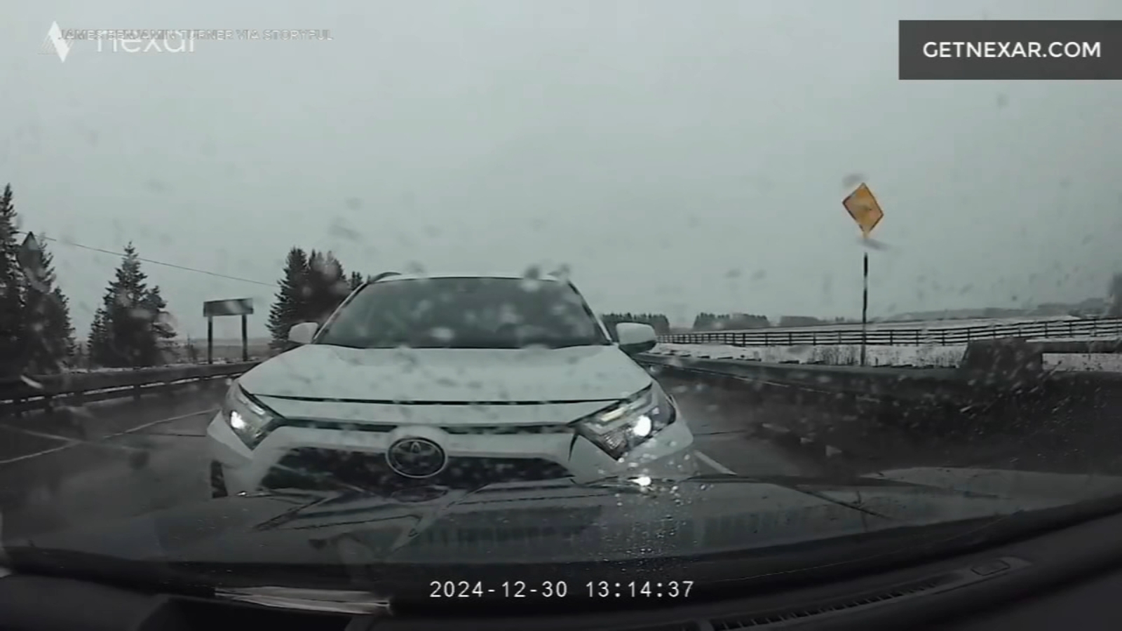Dashcam video captures driver try to ram car off bridge in road-rage ...