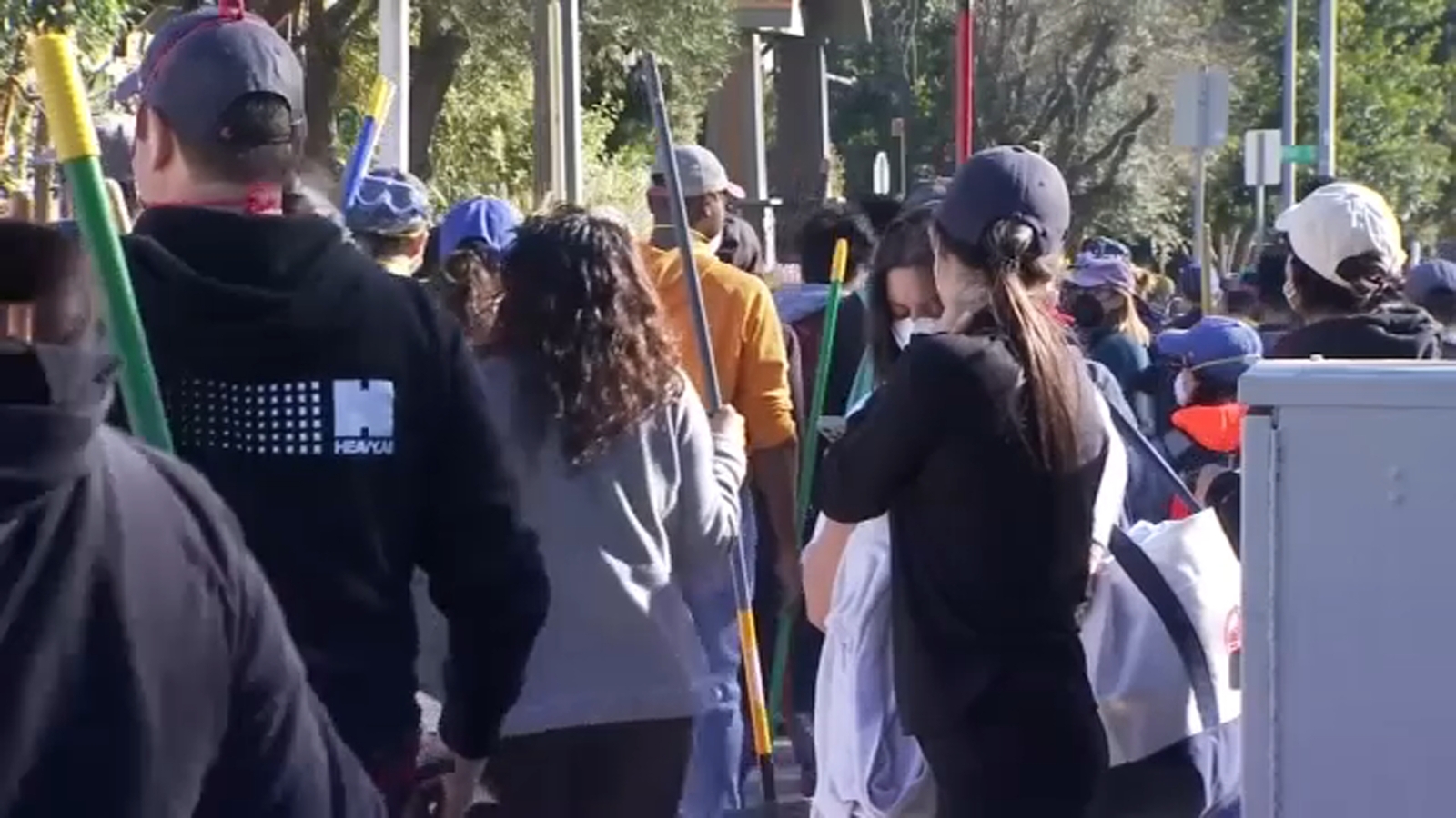 Southern California wildfires: Volunteers band together to clean up ...