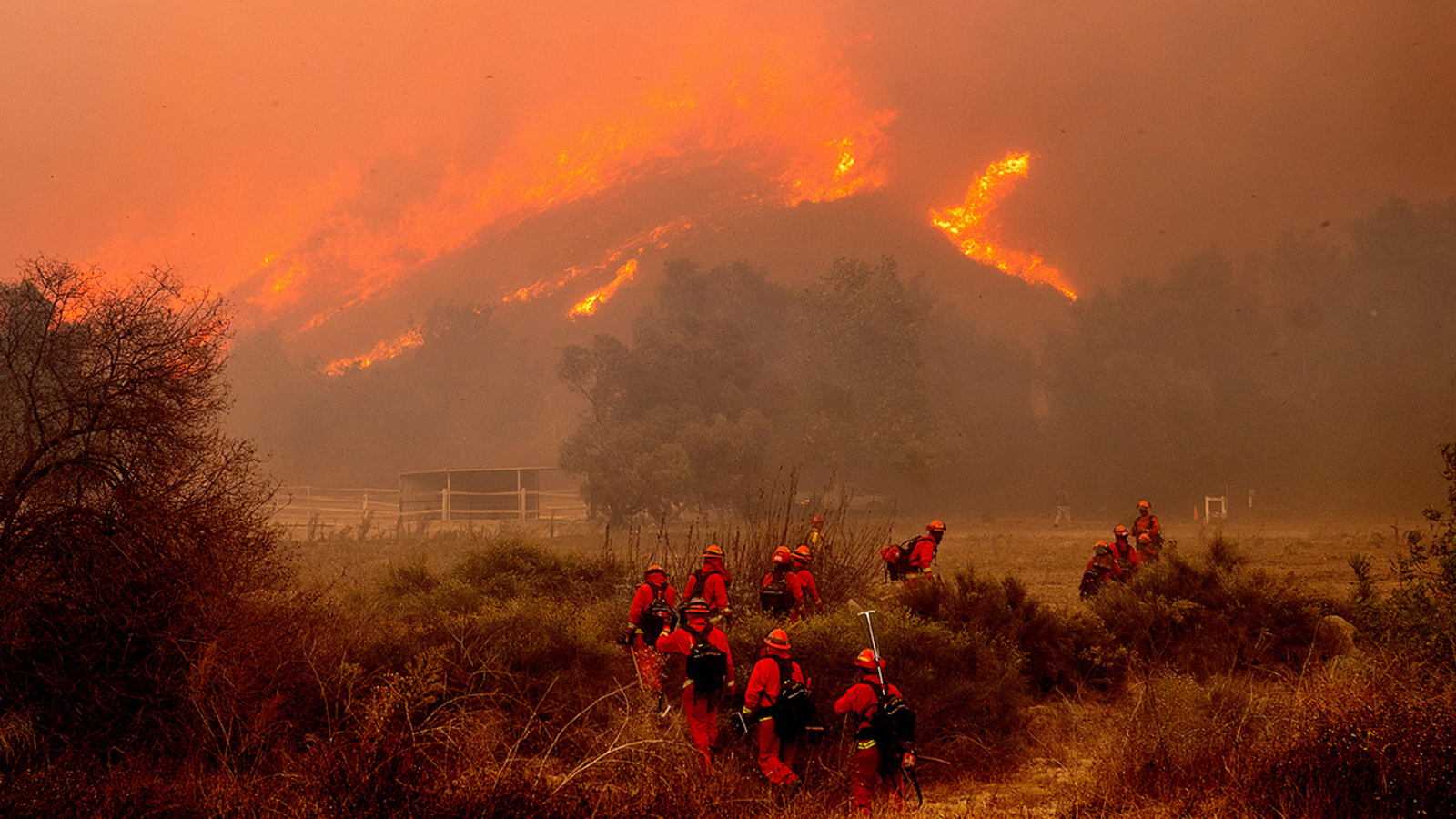 Los Angeles fires: New wildfire warnings issued, more power shut off as ...