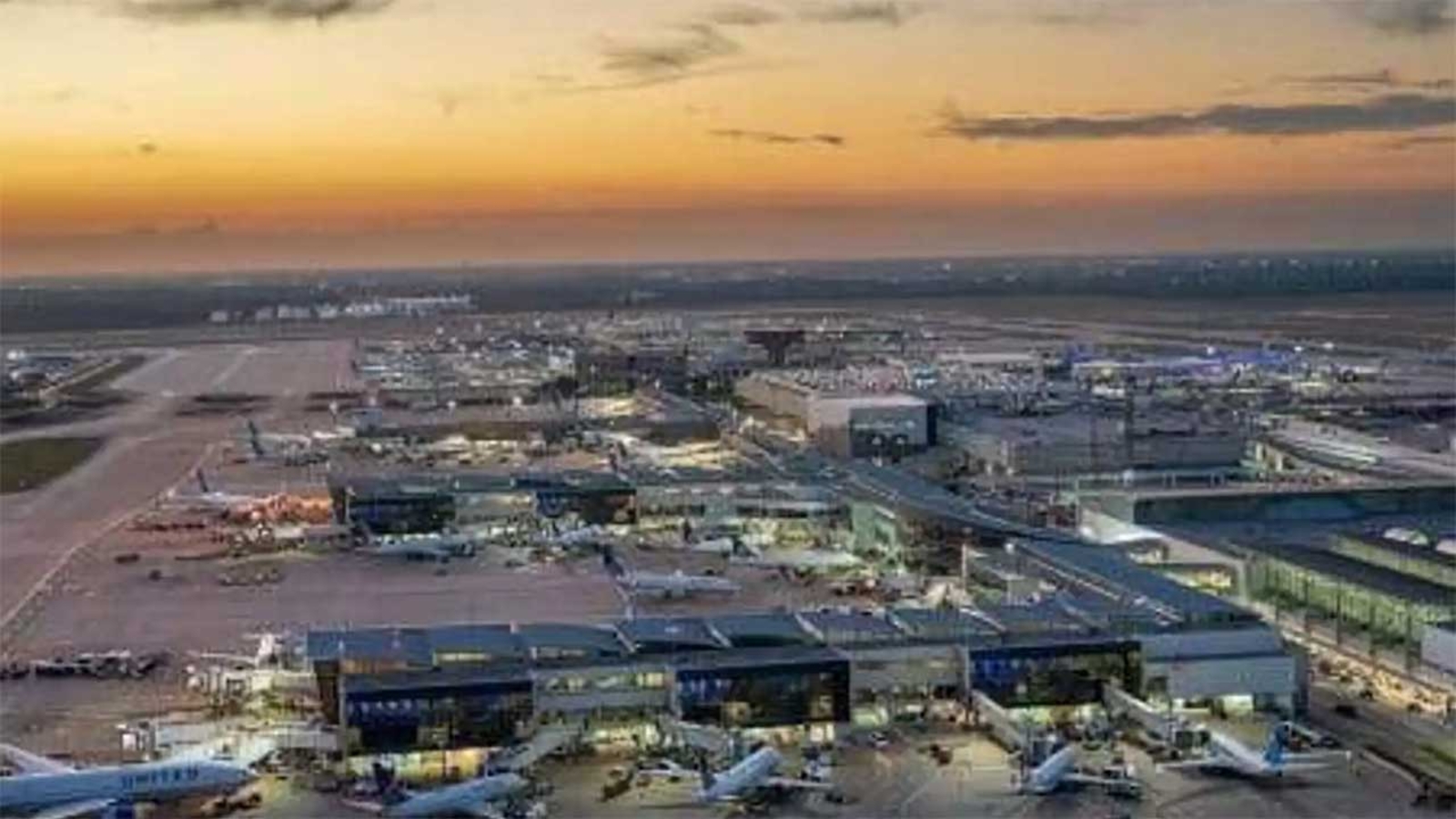 Renovations close Bush Airport Terminal B lobby for all of 2025 - ABC13 ...