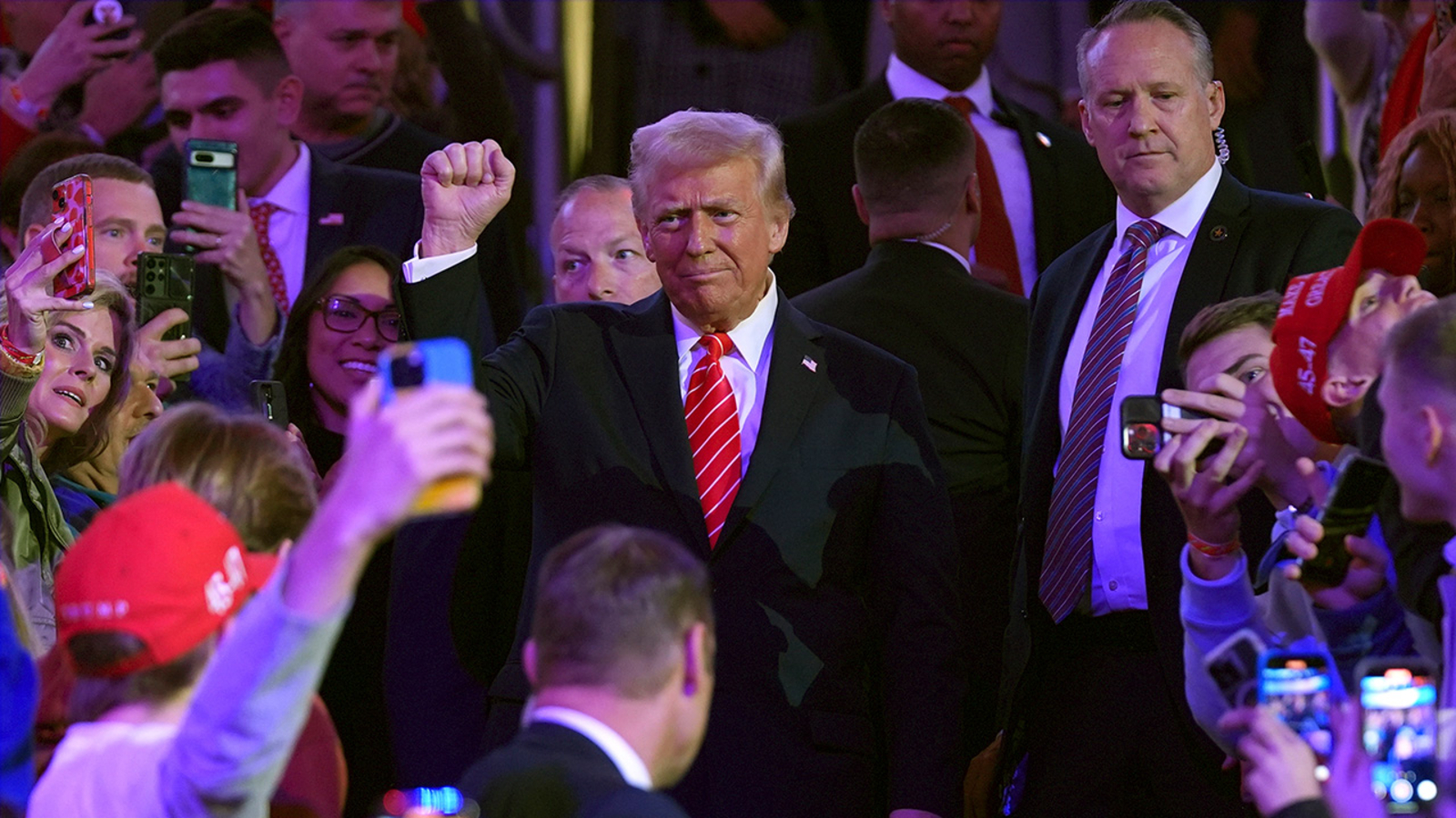 Trump greeted by roaring rally crowd - ABC7 San Francisco