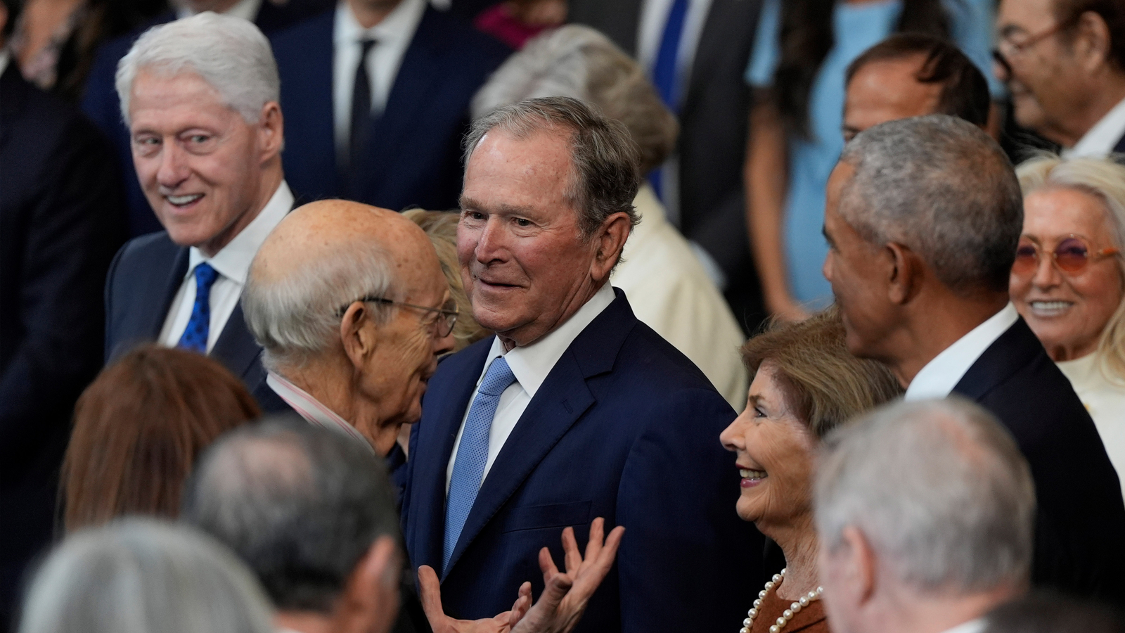 Clintons, Bushes, Obama arrive at Capitol - ABC7 San Francisco