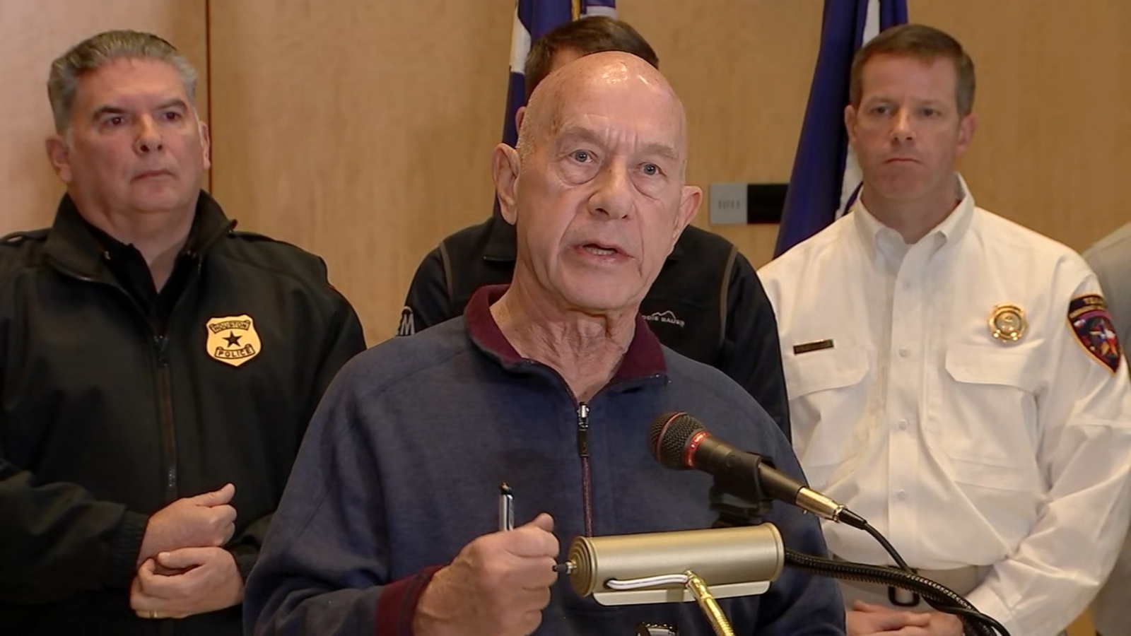 Houston Mayor John Whitmire and city officials urging Houstonians to ...