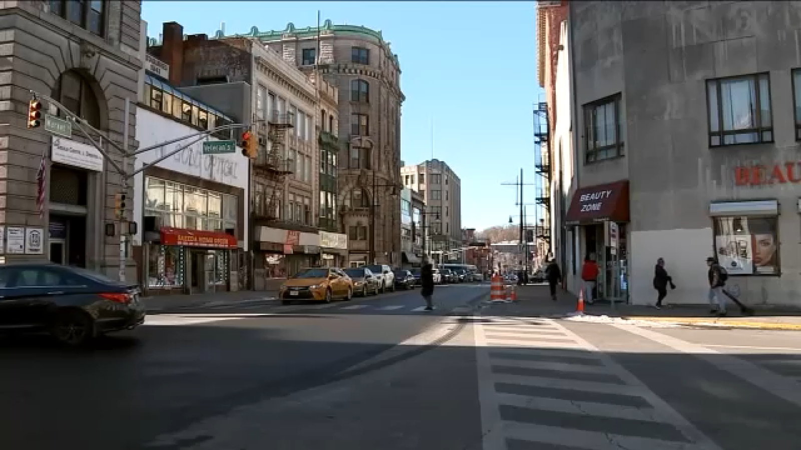 NJ immigration: Paterson mayor working to help migrant families living ...