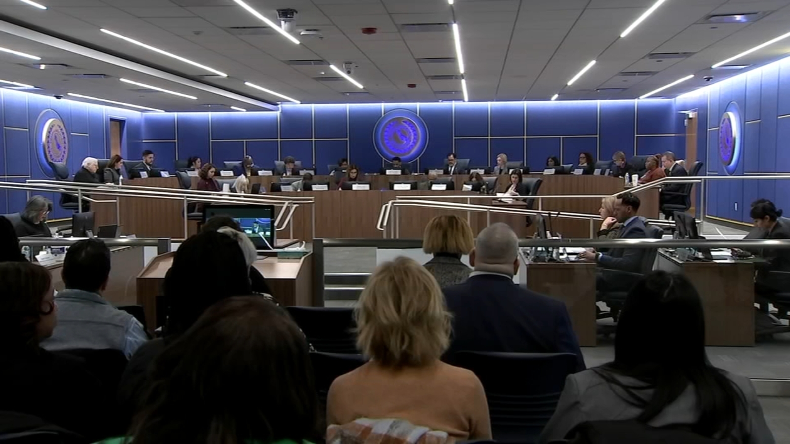Chicago's first hybrid elected school board meeting focuses on ICE fears, student safety ...