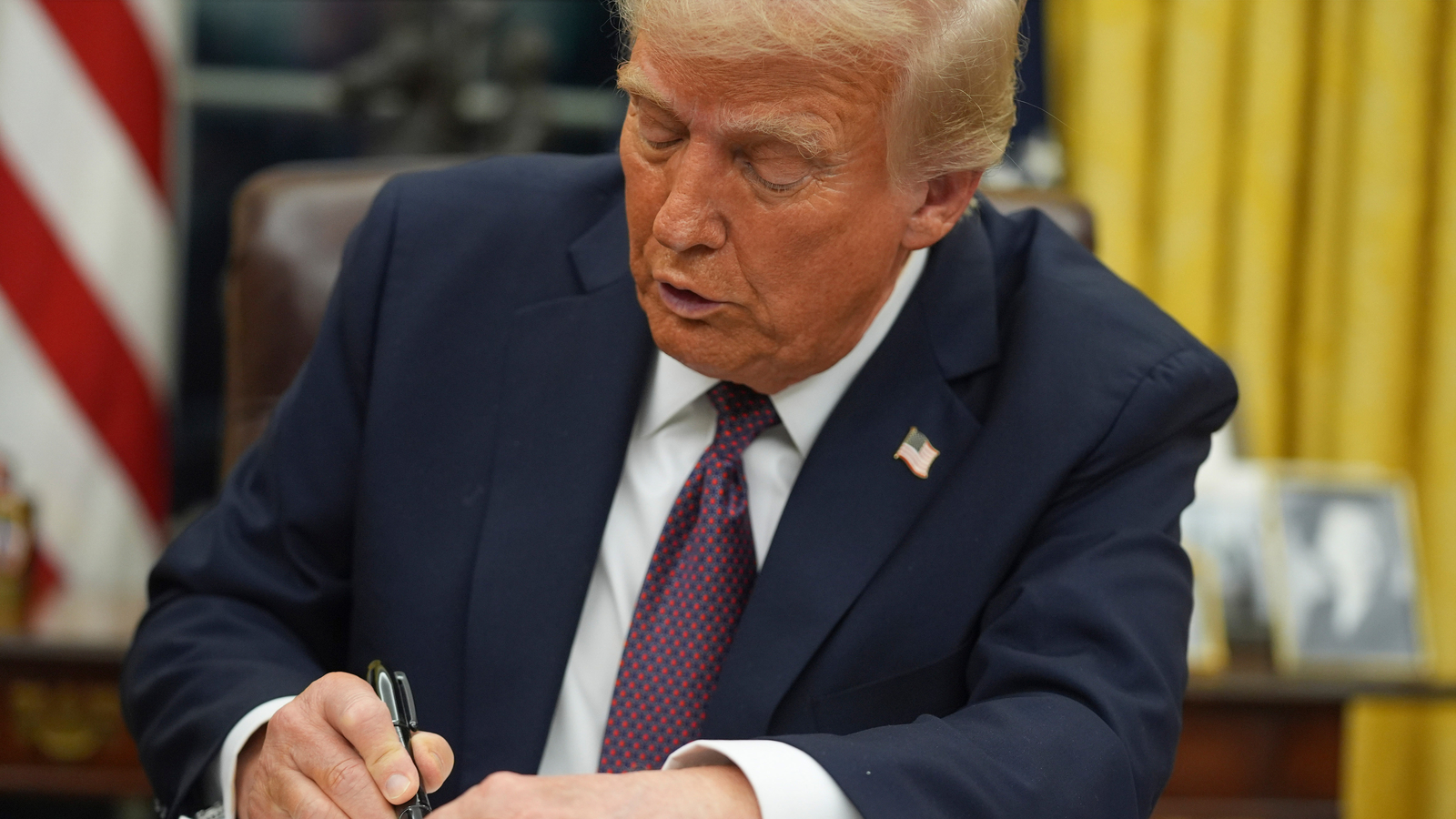 Birthright citizenship: Judge issues nationwide injunction blocking ...