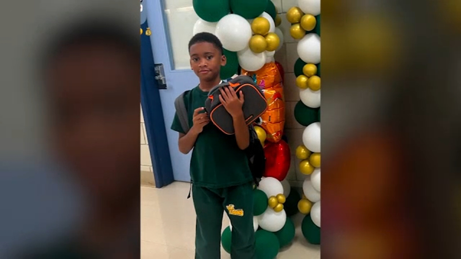 Philadelphia Eagles cheerleaders surprise young fan injured in ...