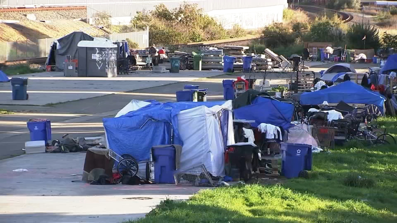 Fremont passes controversial homeless ban that also prohibits 'aiding ...