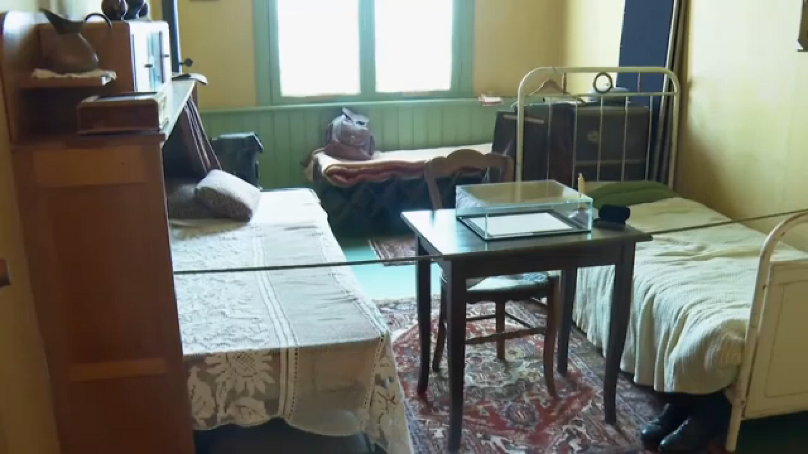Center for Jewish History extends Anne Frank exhibit through end of ...
