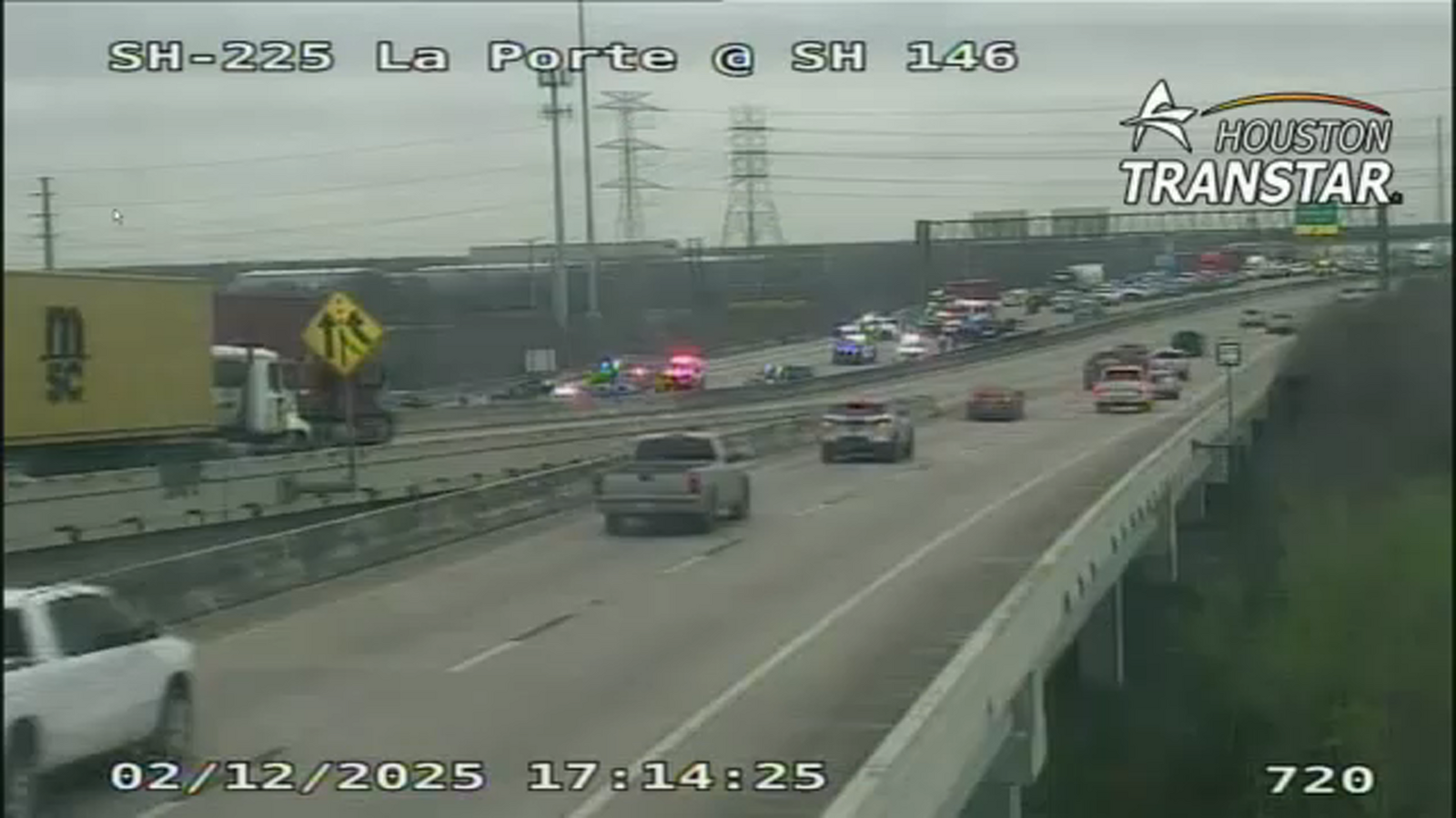 13 Alert Traffic: Highway 225 cleared after major crash eastbound at ...