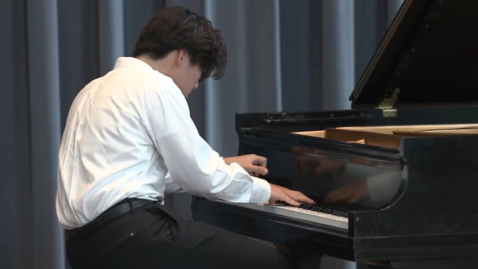 Teen piano virtuoso hitting the right notes - ABC30 Fresno