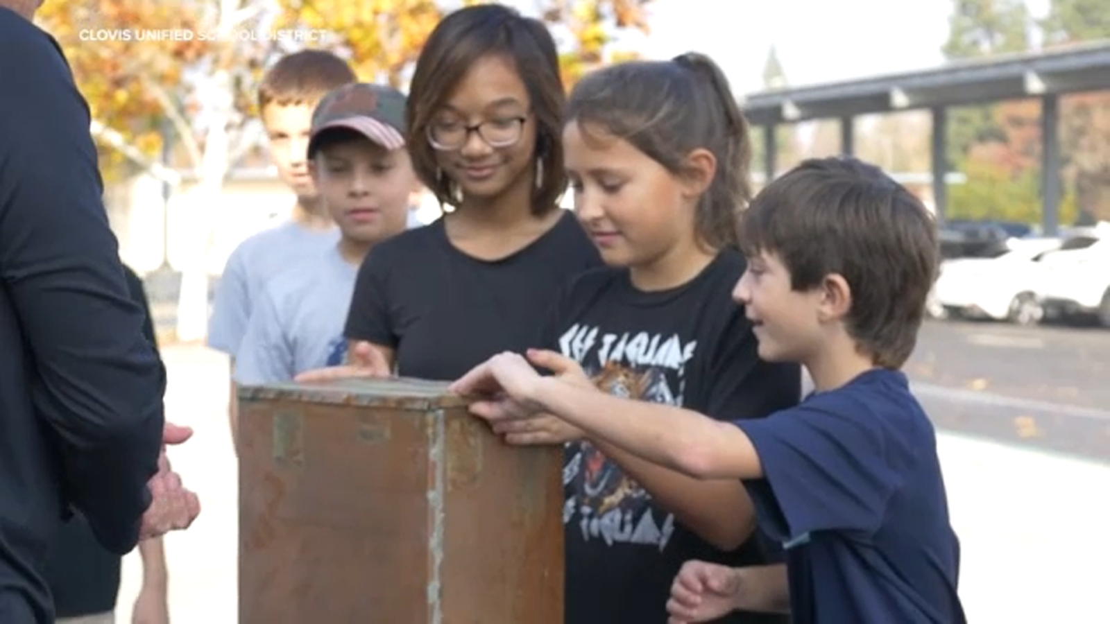 Clovis school recalls memories with 25-year time capsule - ABC30 Fresno