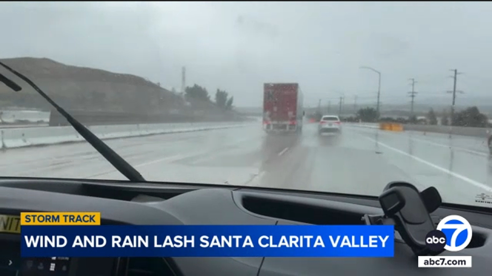 Fierce winds, rain cause treacherous commute in Santa Clarita - ABC7 ...