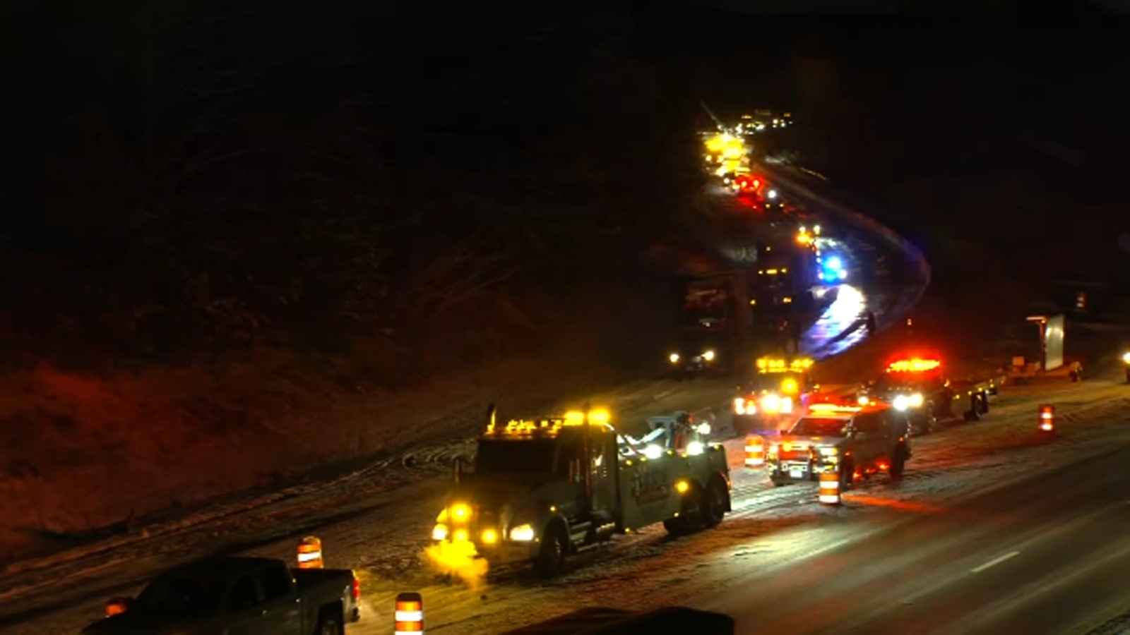 Snow NC road conditions | 1 dead in crash involving around 50 vehicles on I-85 in Orange County ...