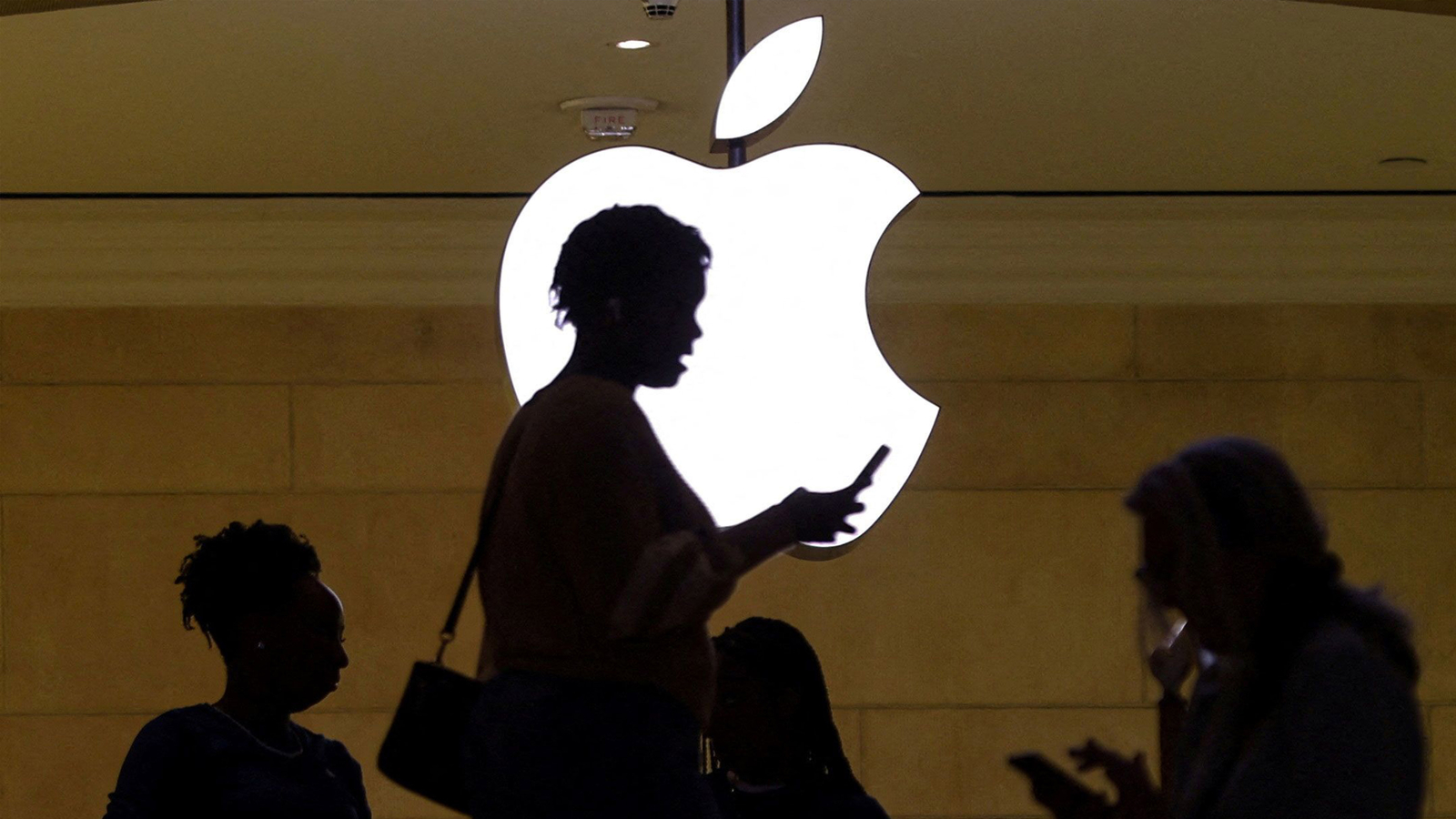 Apple, facing tariffs on Chinese imports, says it will invest $500 ...