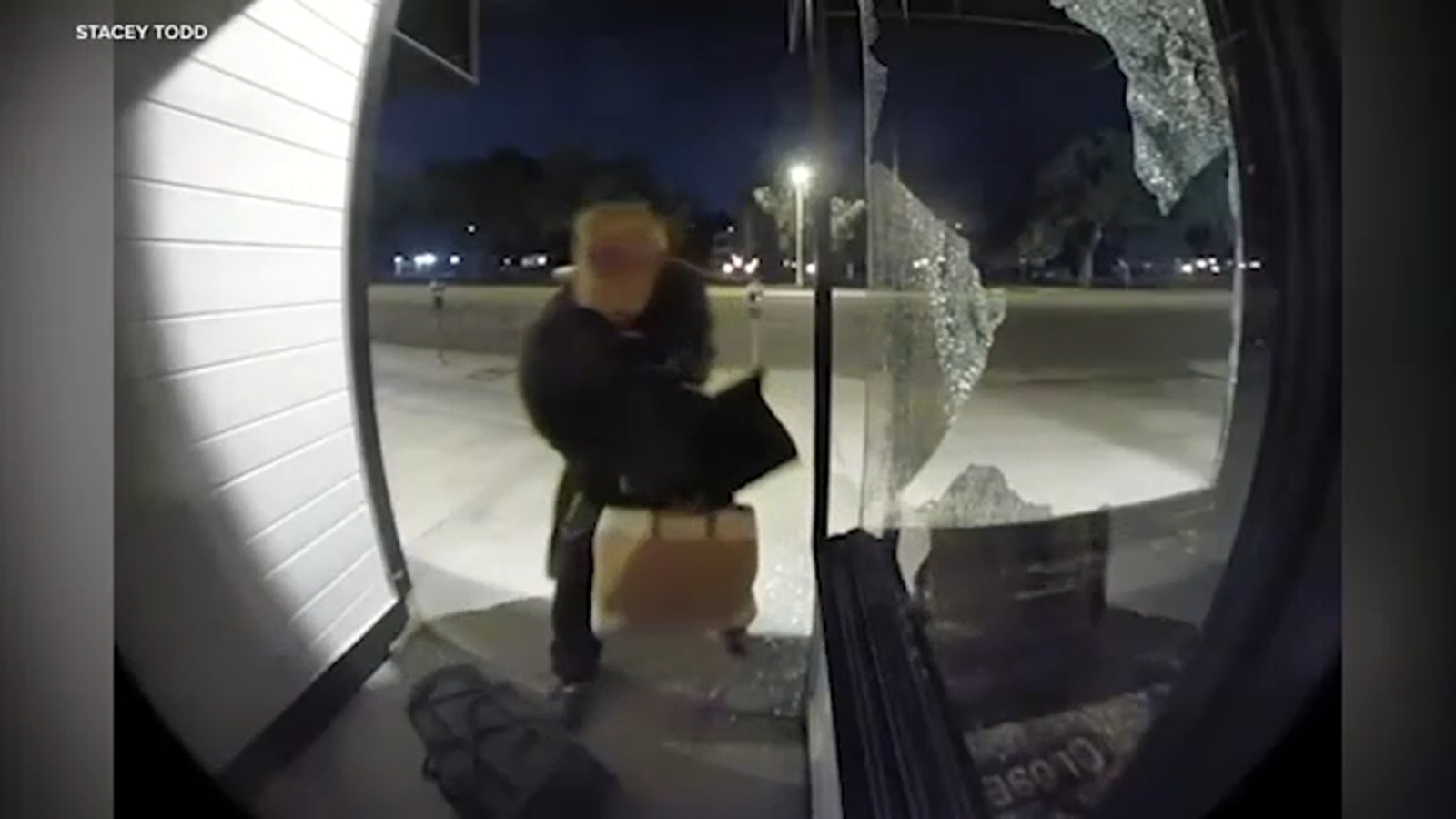 Policía de Los Ángeles investiga el robo de varios negocios del Valle ...