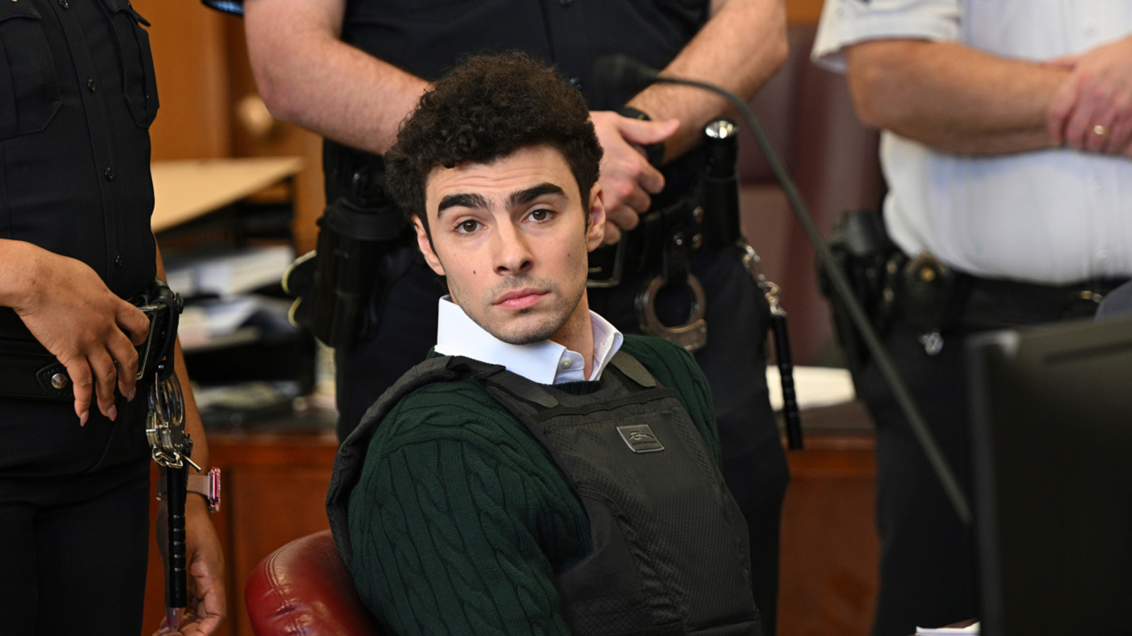 Luigi Mangione's Pennsylvania attorney argues search, arrest were illegal - ABC7 New York