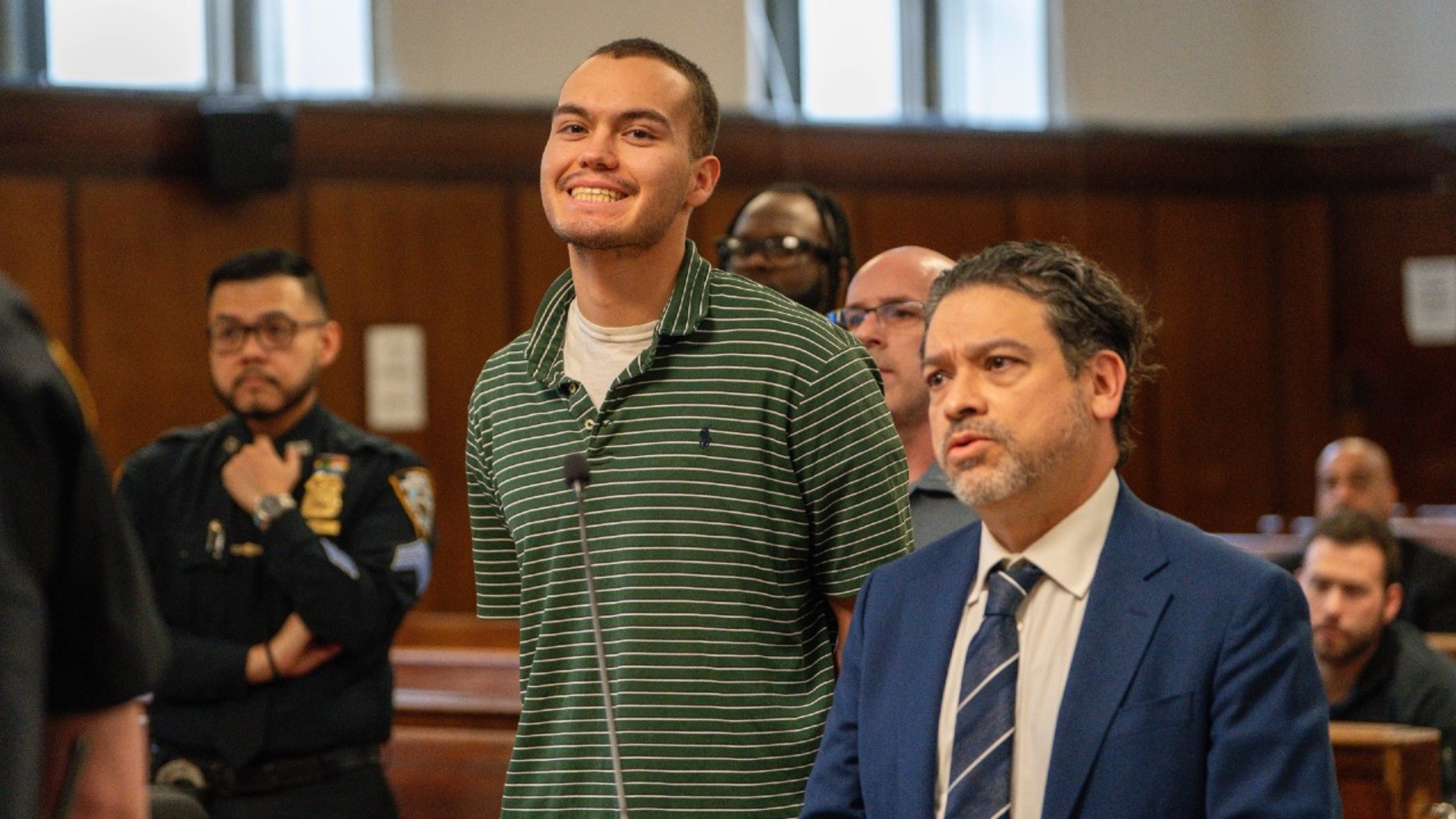 Man accused of making online threats to shoot up prominent Manhattan ...