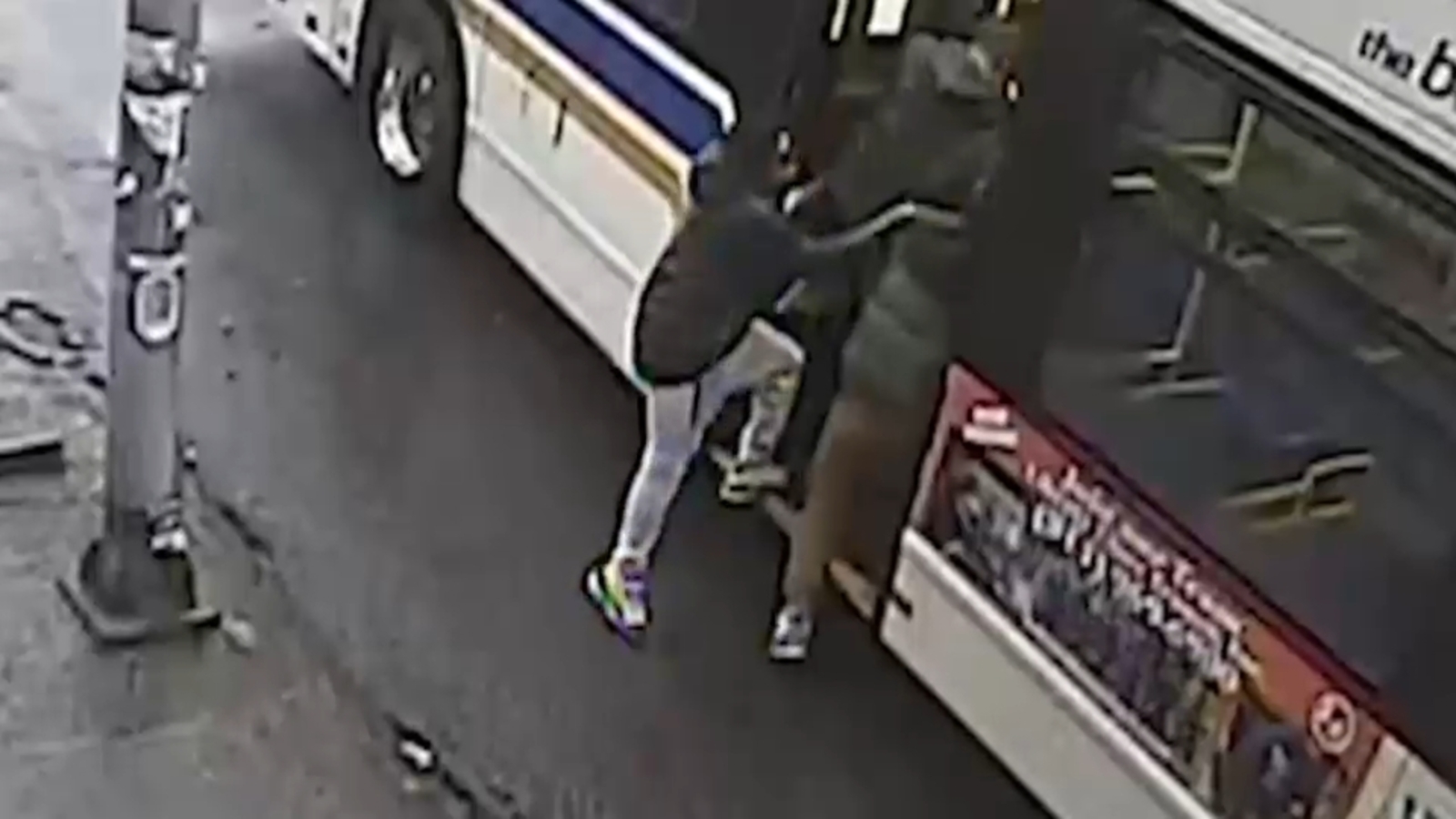 Yonkers bus stabbing: Search for suspect after teen stabbed on Bee-Line ...
