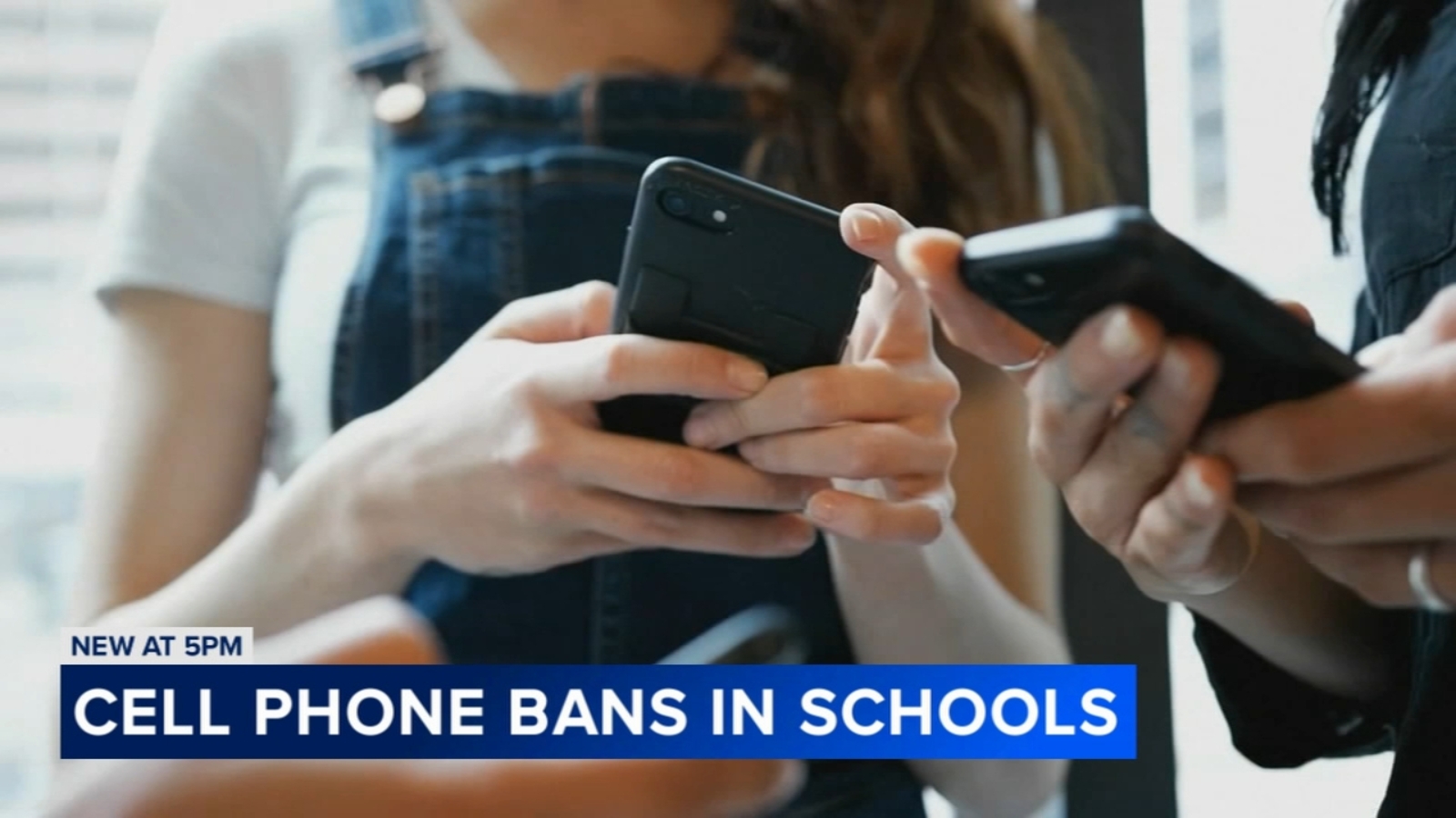 Illinois cellphone ban: Governor JB Pritzker pushes proposal for ...