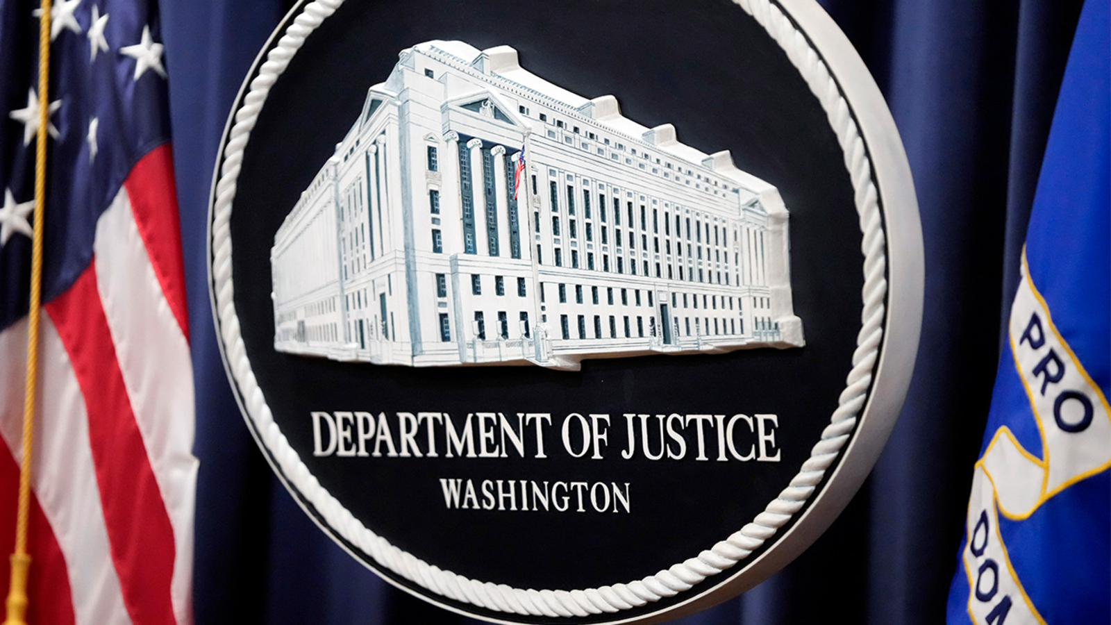 Federal prosecutors who investigated New York Mayor Eric Adams put on ...