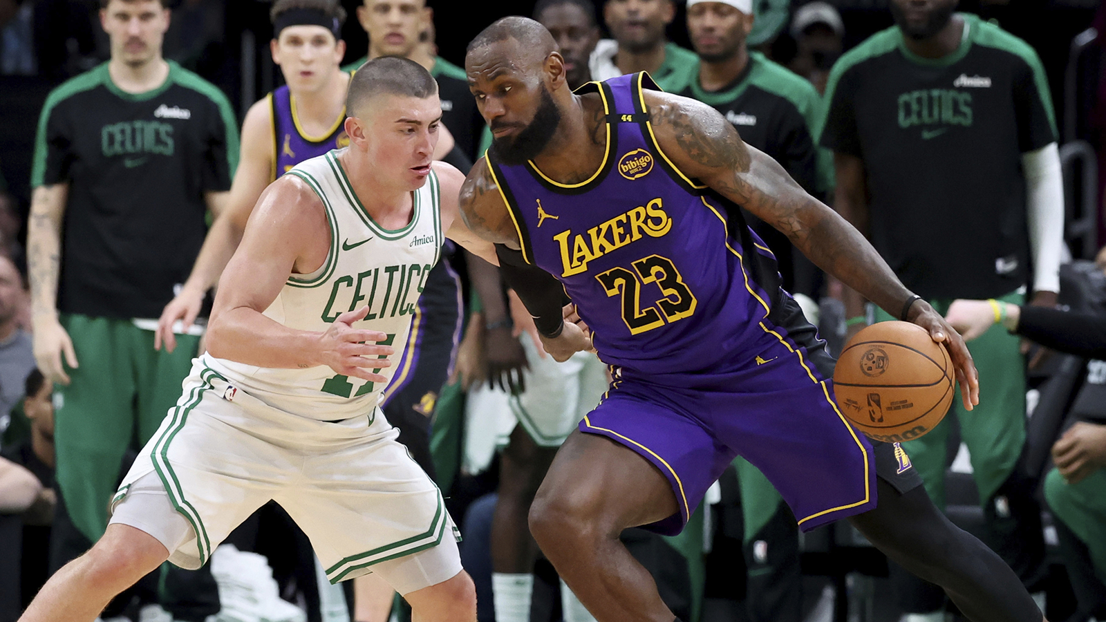 LeBron James exits Los Angeles Lakers' loss with injury - ABC30 Fresno